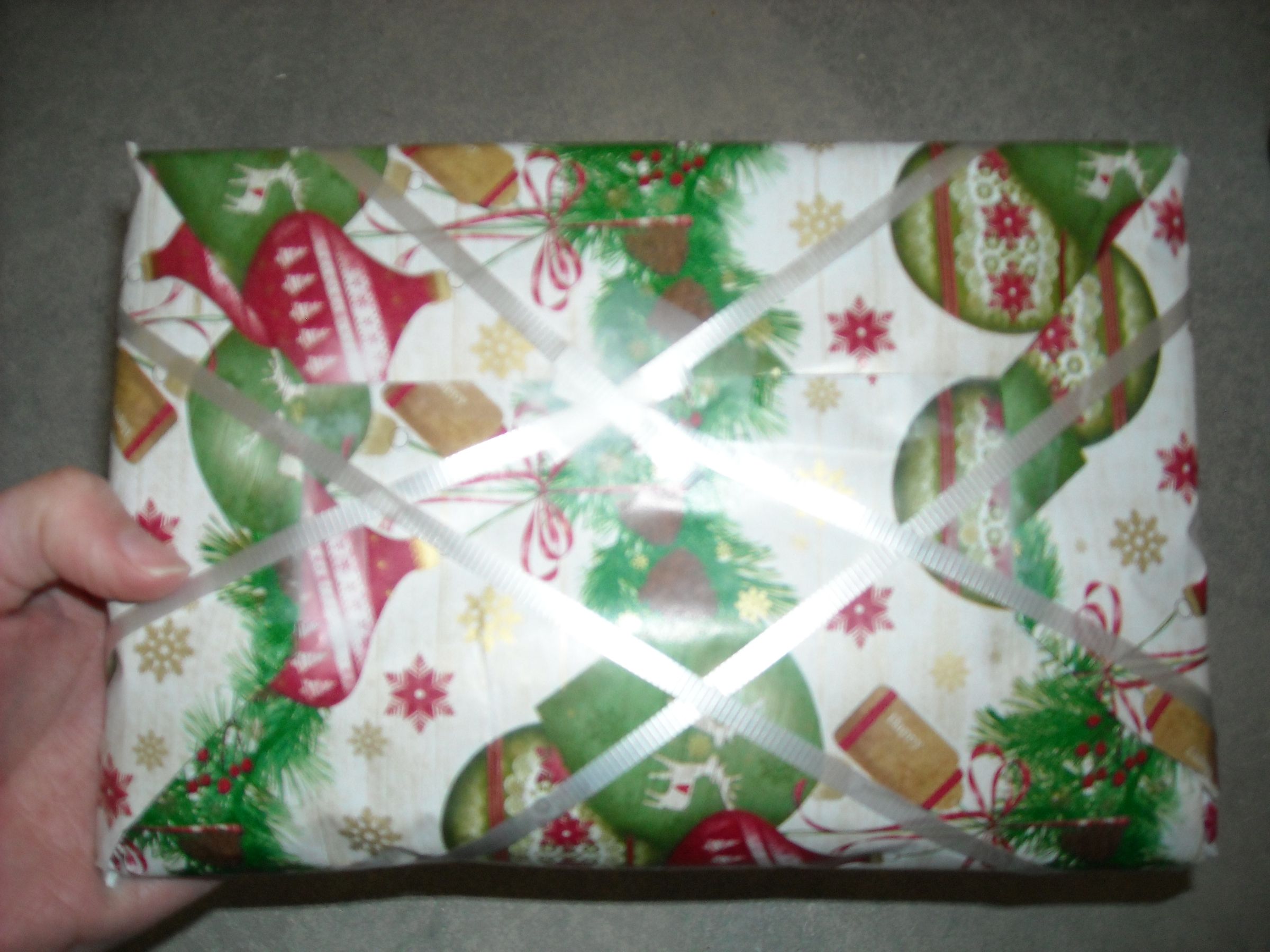 How to Wrap a Flat Gift : 5 Steps - Instructables