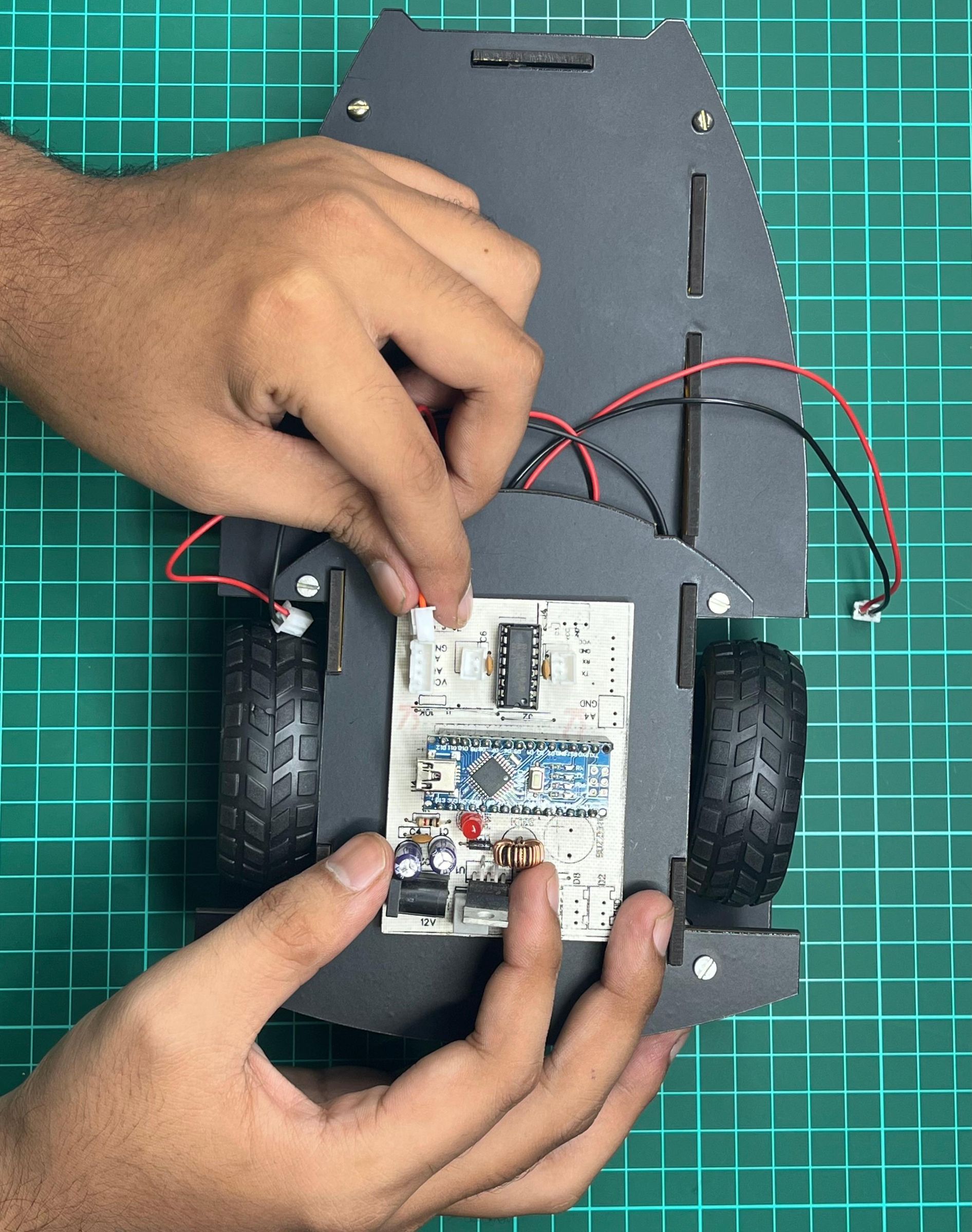 Obstacle Avoiding Robot Car Using Arduino : 12 Steps - Instructables