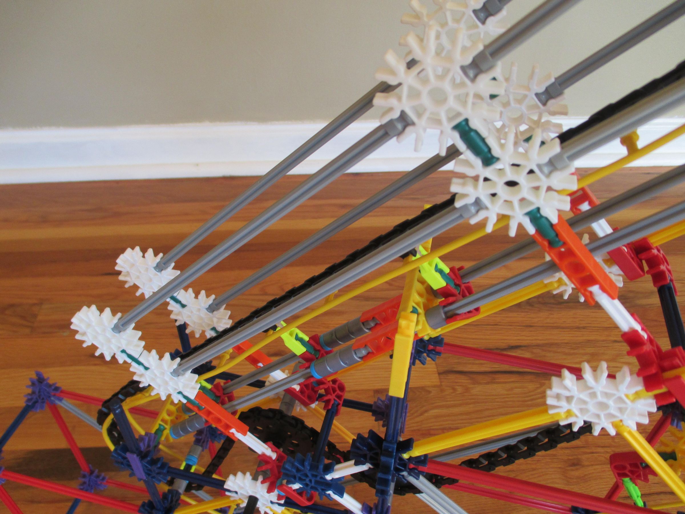 Rollercoaster Push Lift: a K'nex Ball Machine Lift : 8 Steps ...