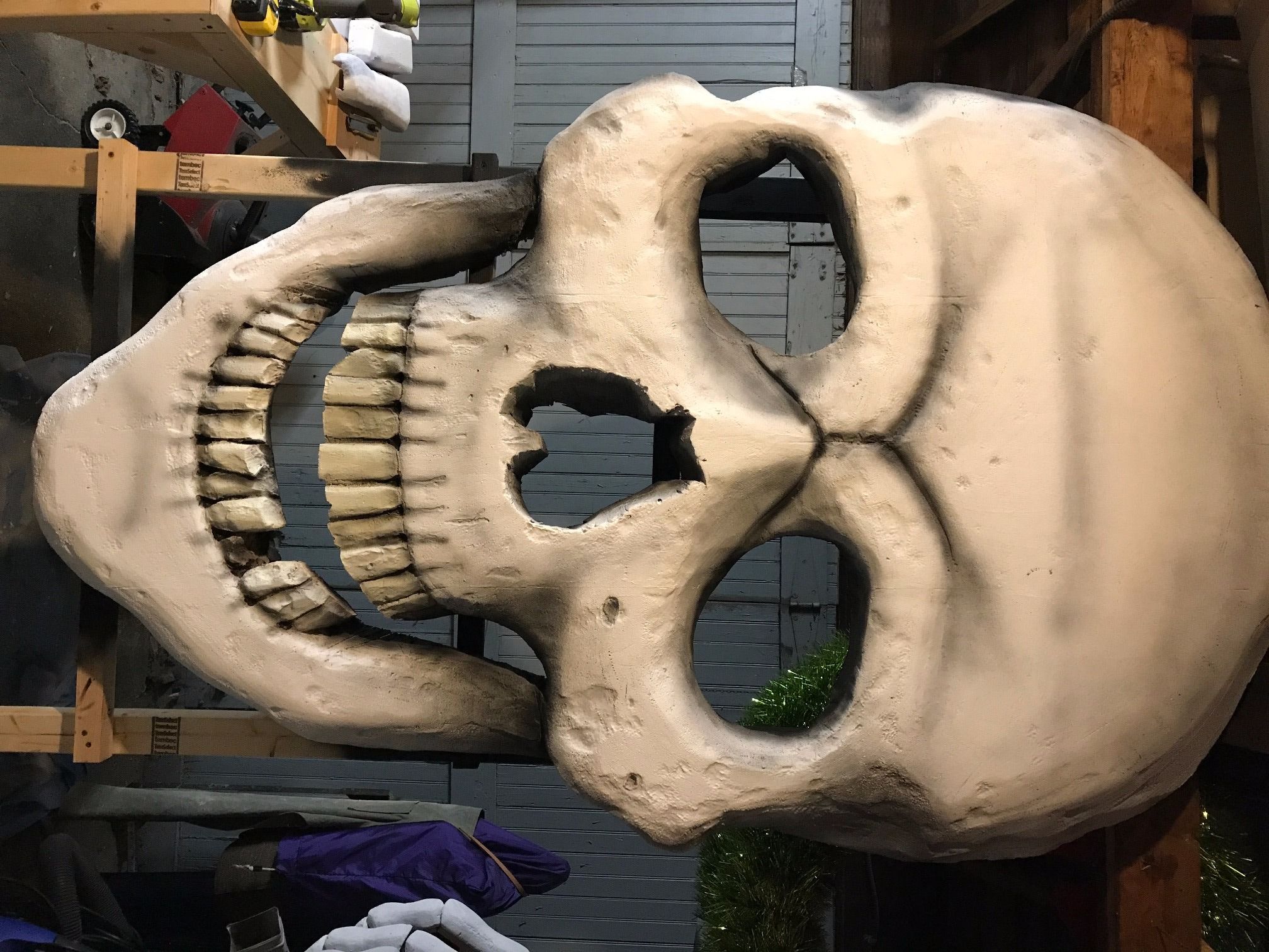 Giant Skeleton Halloween Decoration : 10 Steps (with Pictures ...