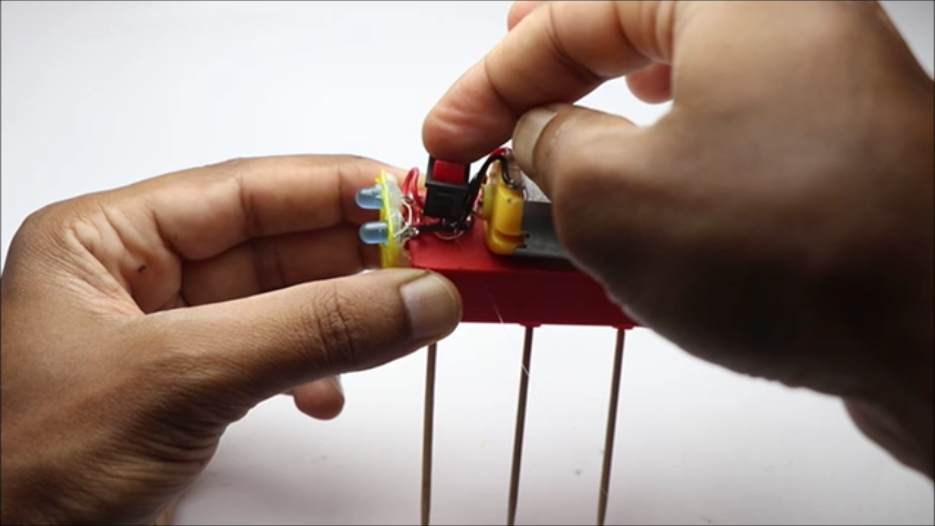 How to Make a Simple Working Robot at Home : 9 Steps (with Pictures ...