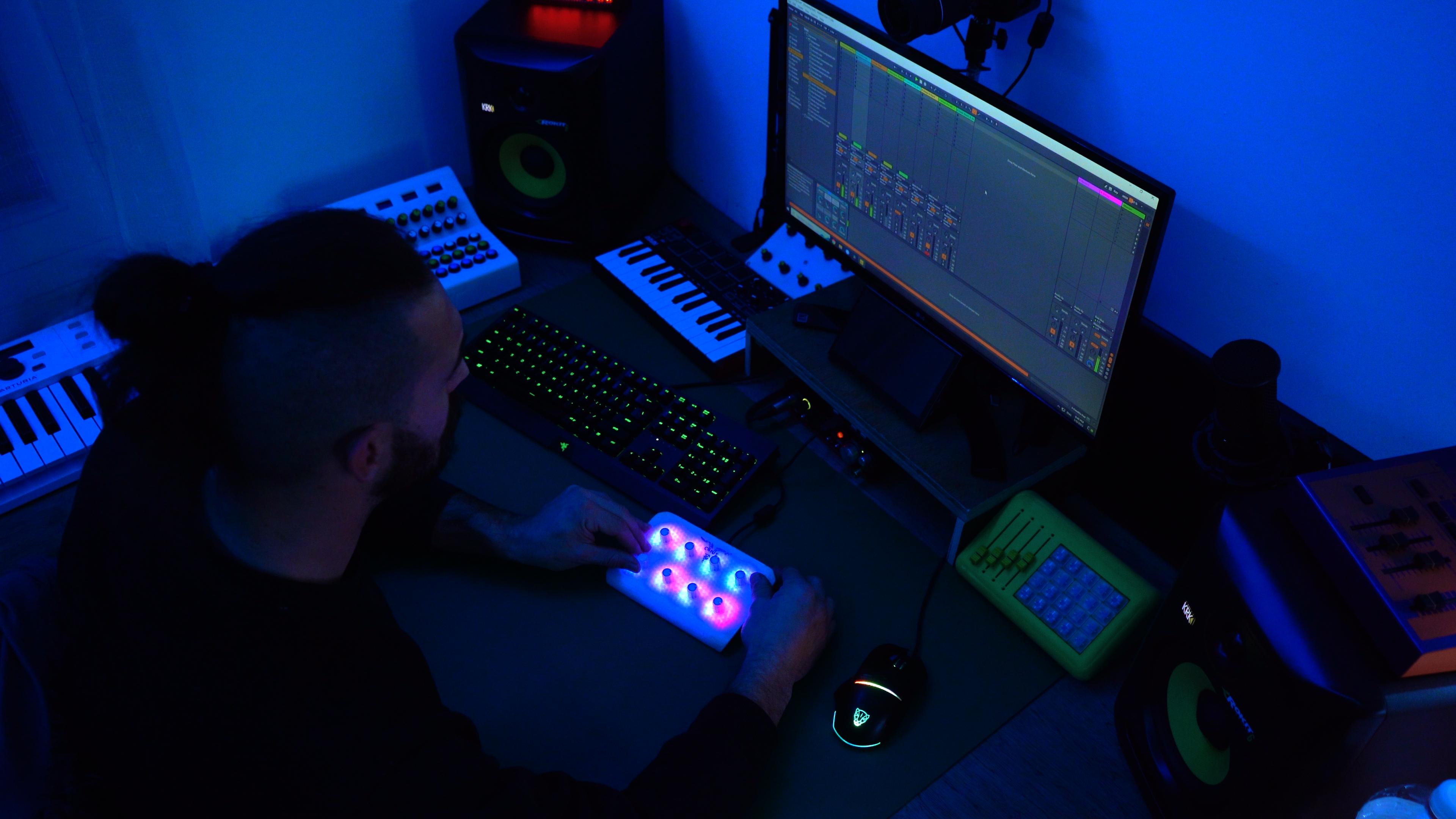 Crius “Vertical Infinity Control V1.0” USB MIDI Controller : 10 Steps (with Pictures ...