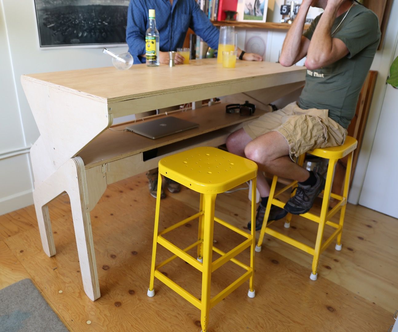 Transforming Bar Desk : 8 Steps (with Pictures) - Instructables