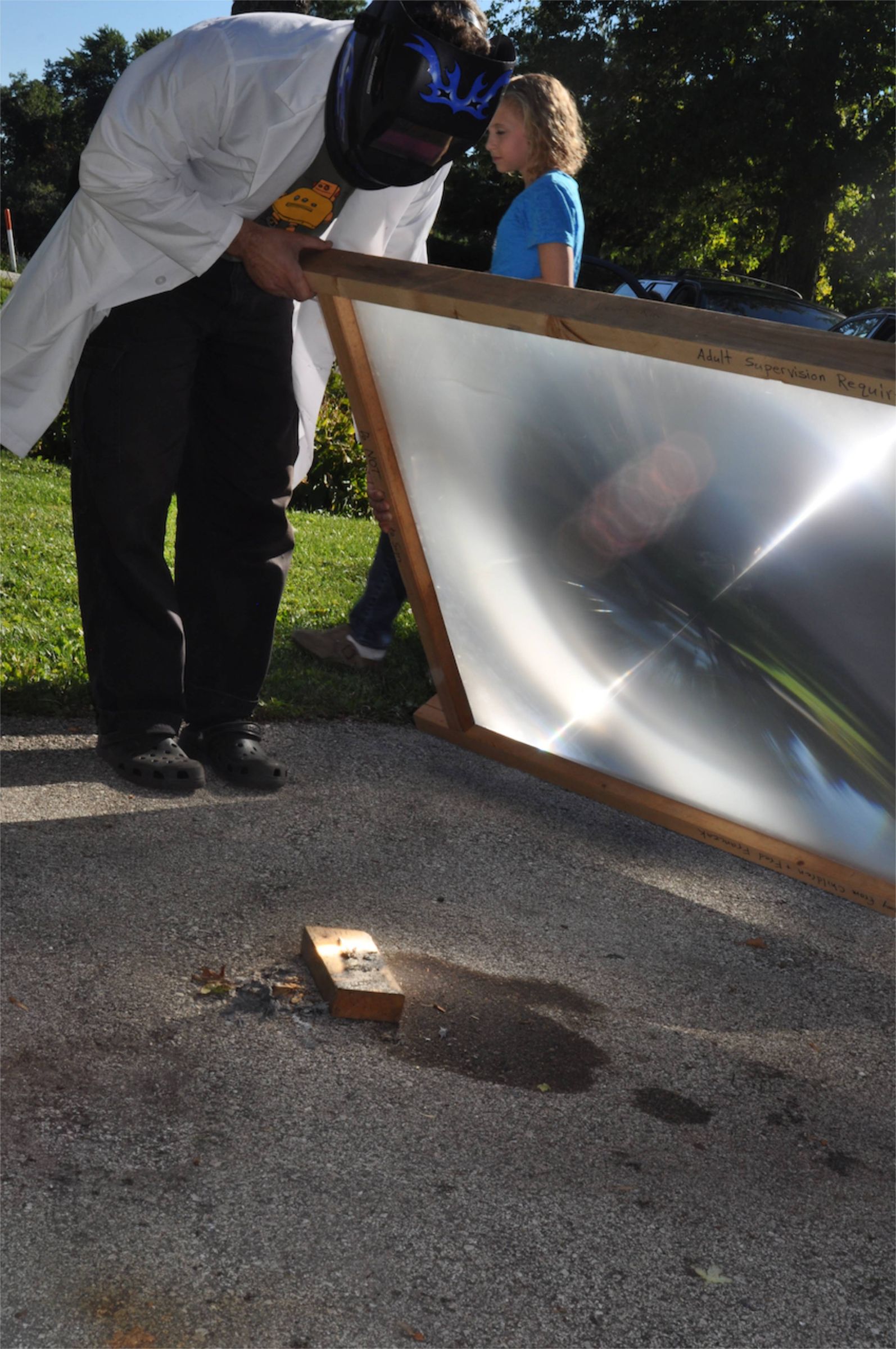 Solar Death Ray (TV Fresnel Lens) (with Pictures) - Instructables