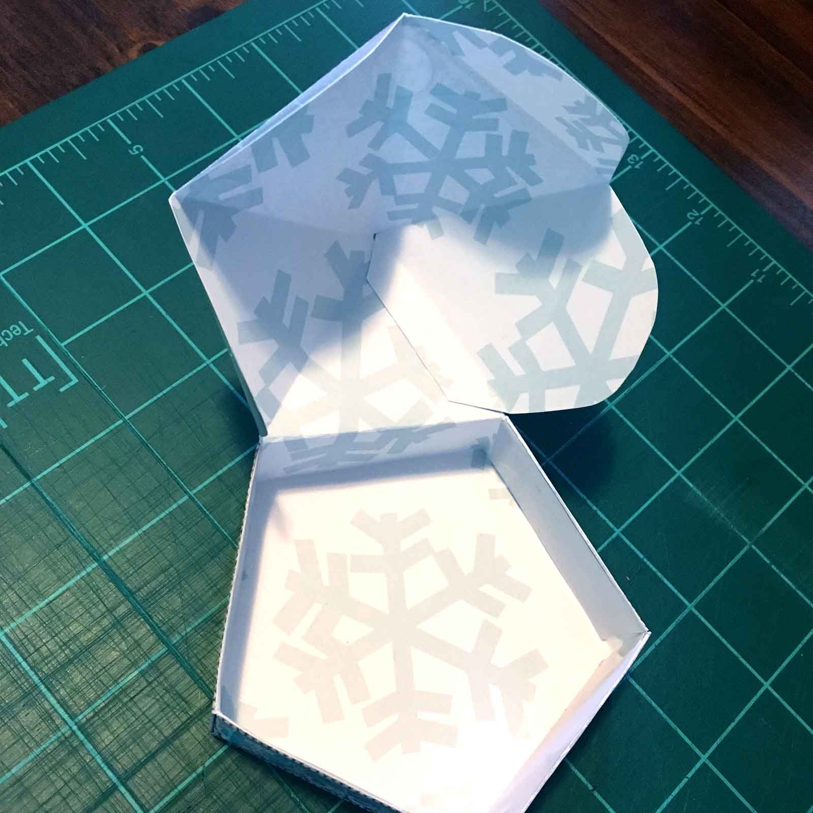 Honeyduke's Peppermint Toad Custom Box & Recipe : 5 Steps (with ...