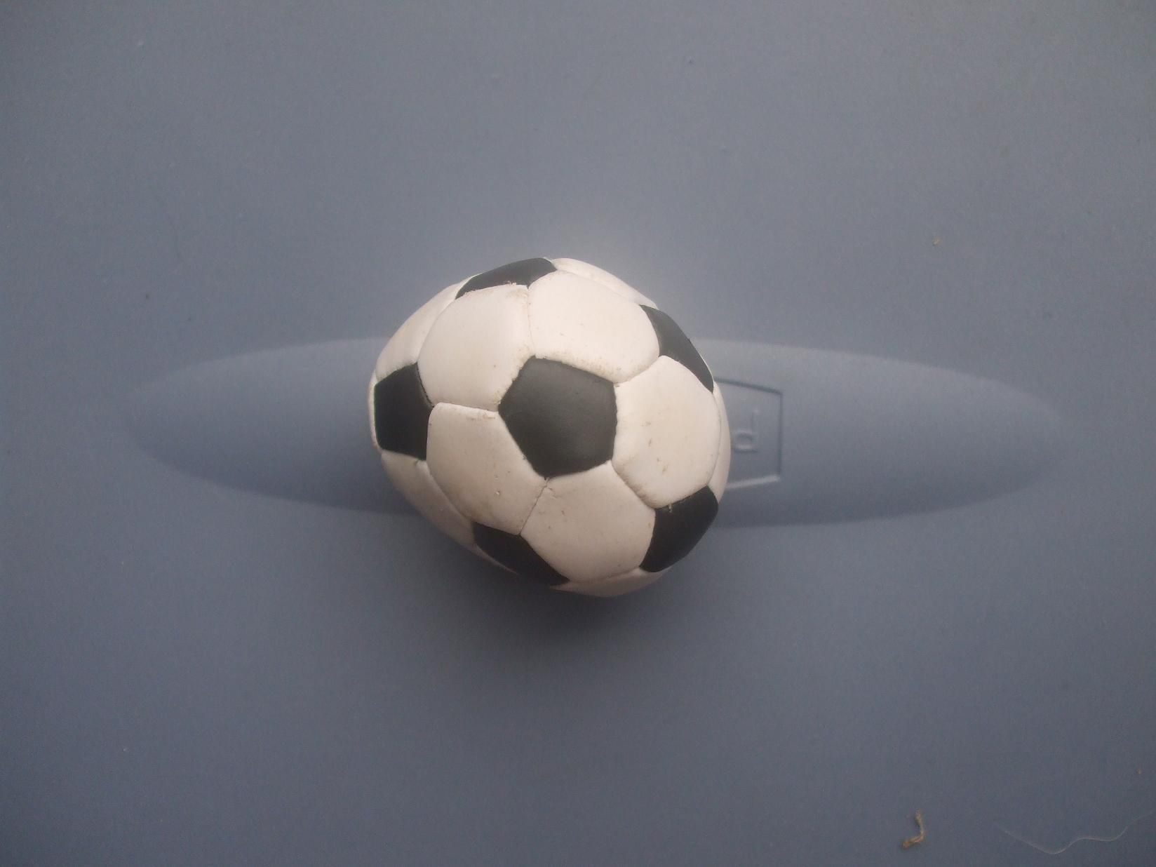 How to Juggle a Three Ball Cascade : 4 Steps - Instructables