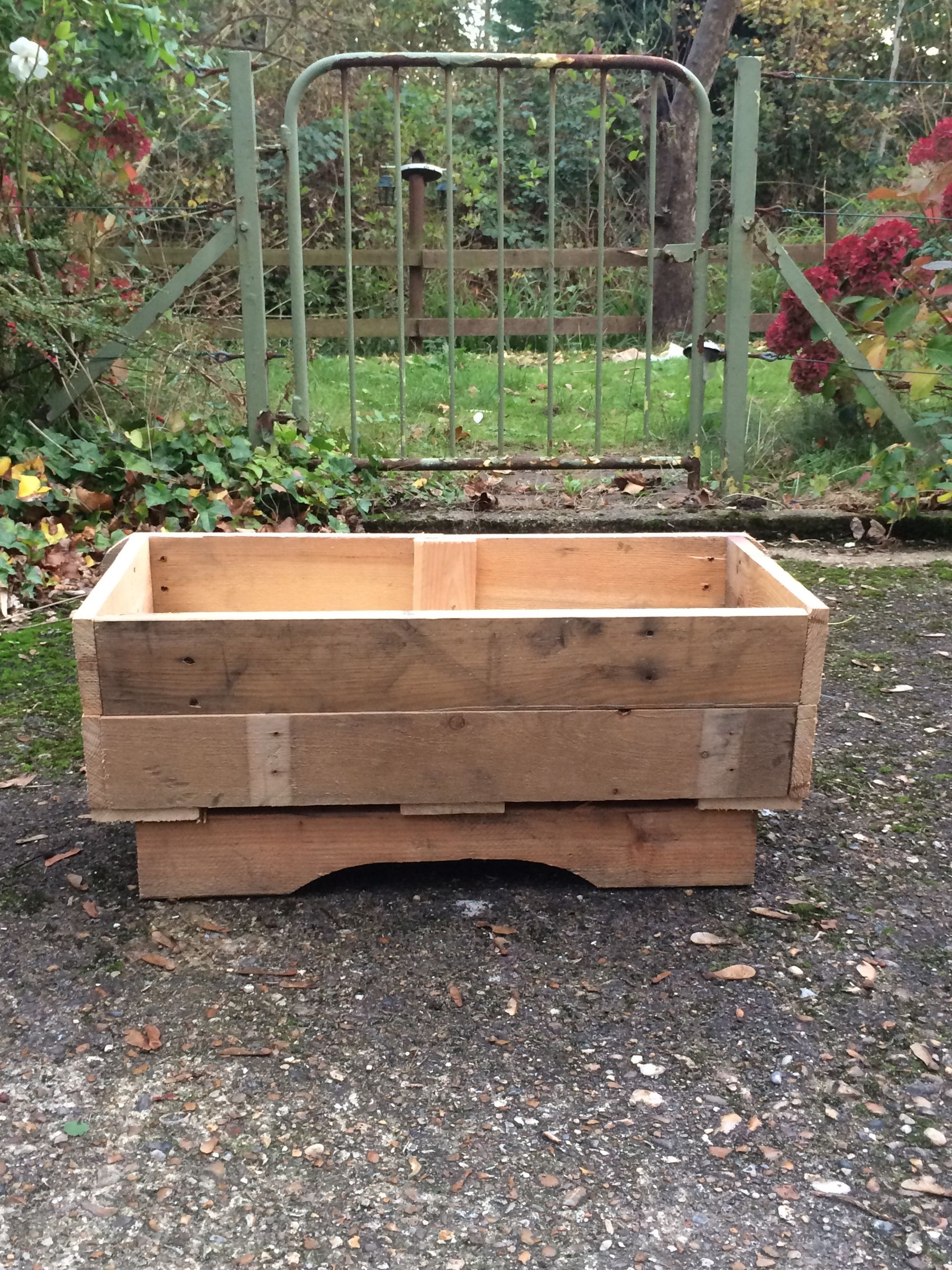 Two Pallets Herb Trough : 4 Steps (with Pictures) - Instructables