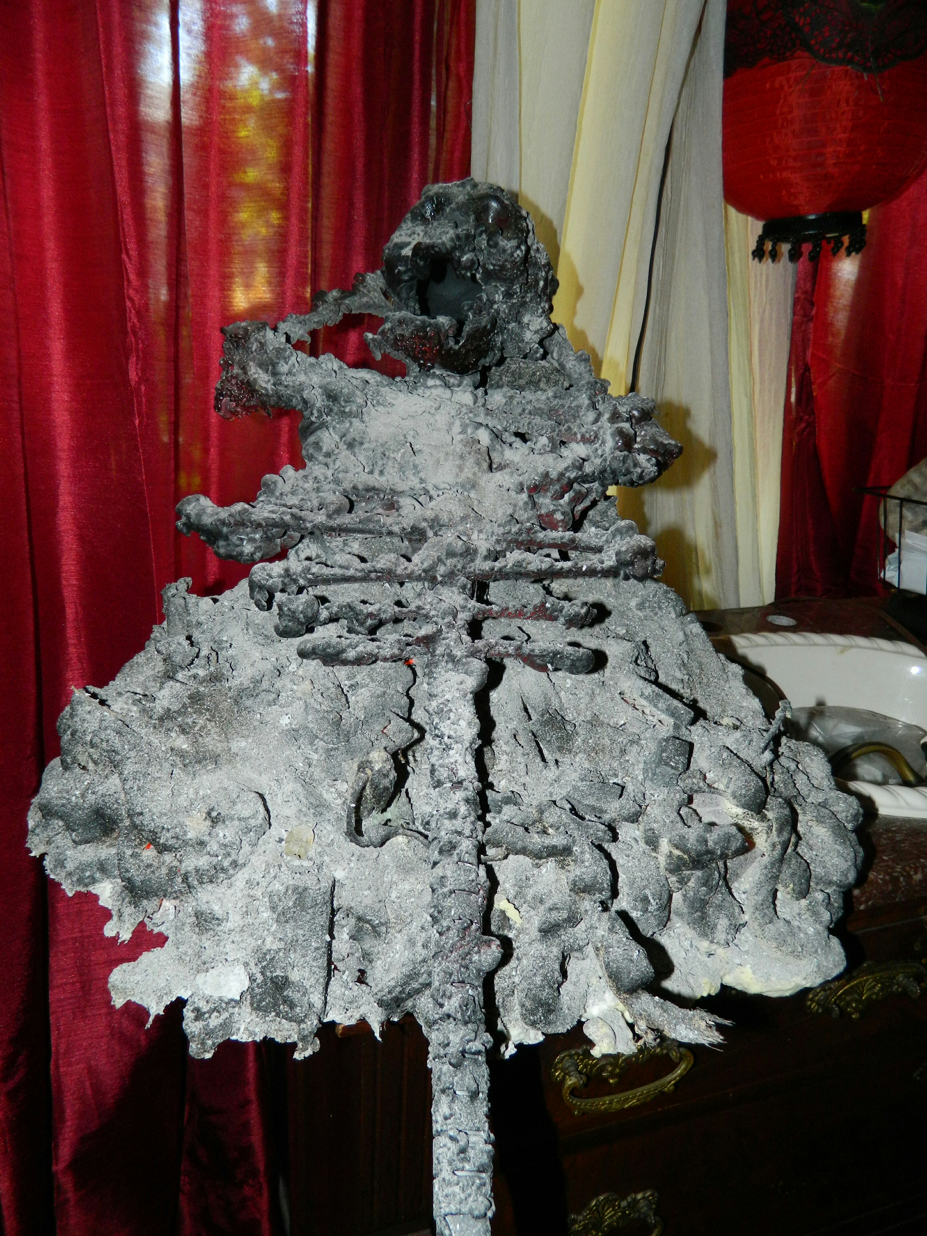 Burnt Corpse / Burning Embers Halloween Prop : 7 Steps - Instructables