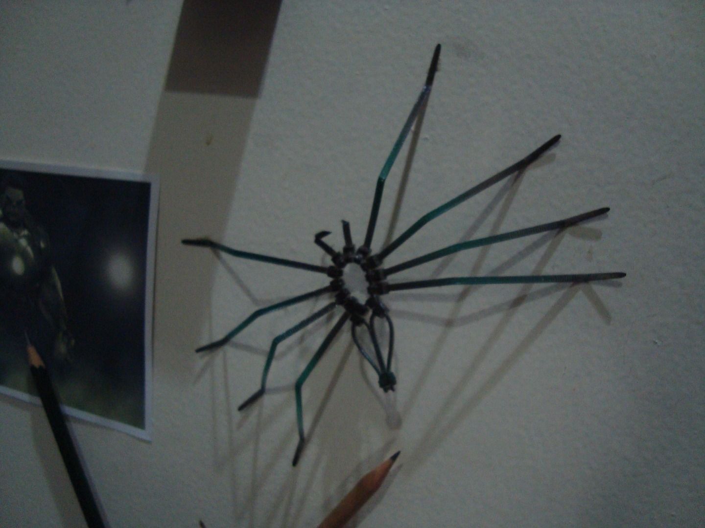 Spider Made From Cable Ties for Props Decor Halloween : 4 Steps (with ...
