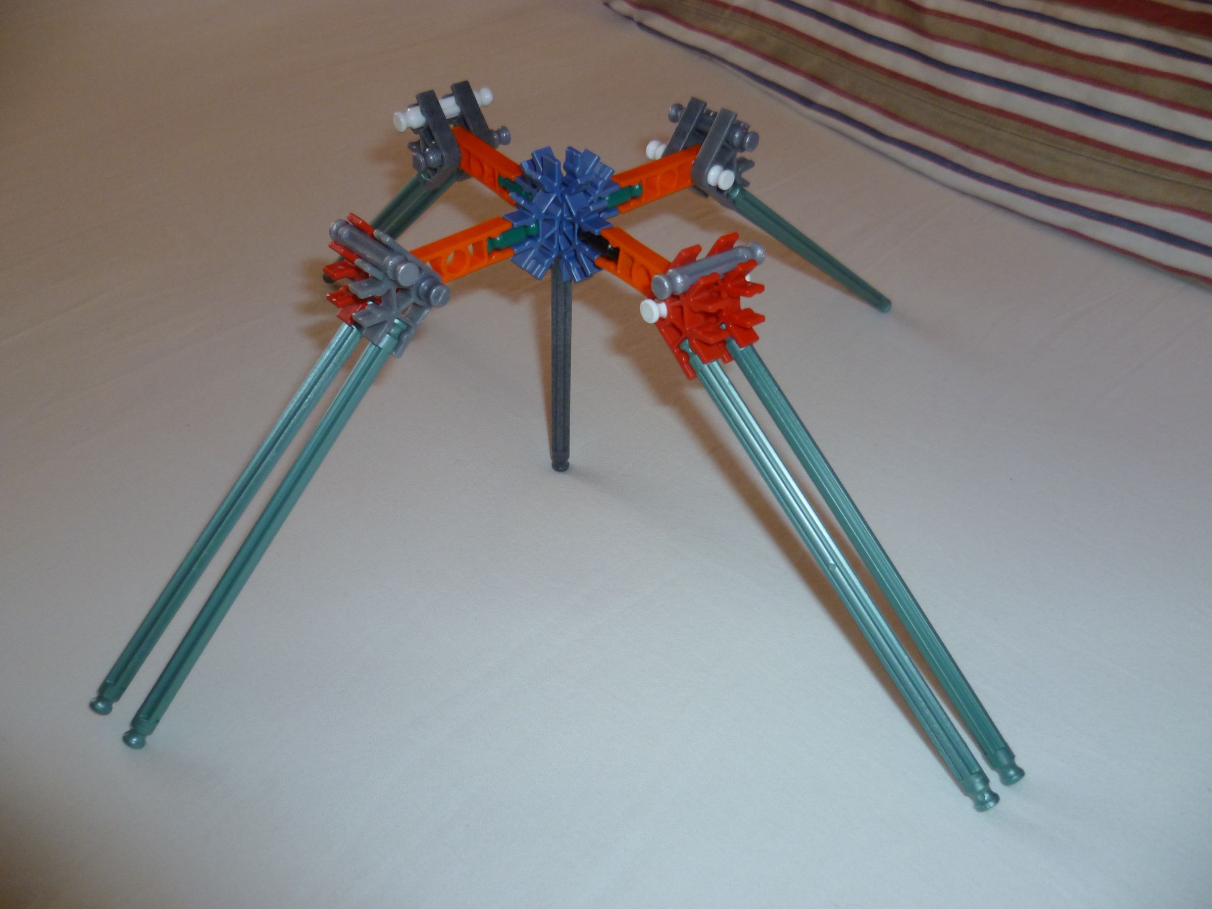 K'nex Quadpod(foldable!) : 4 Steps - Instructables