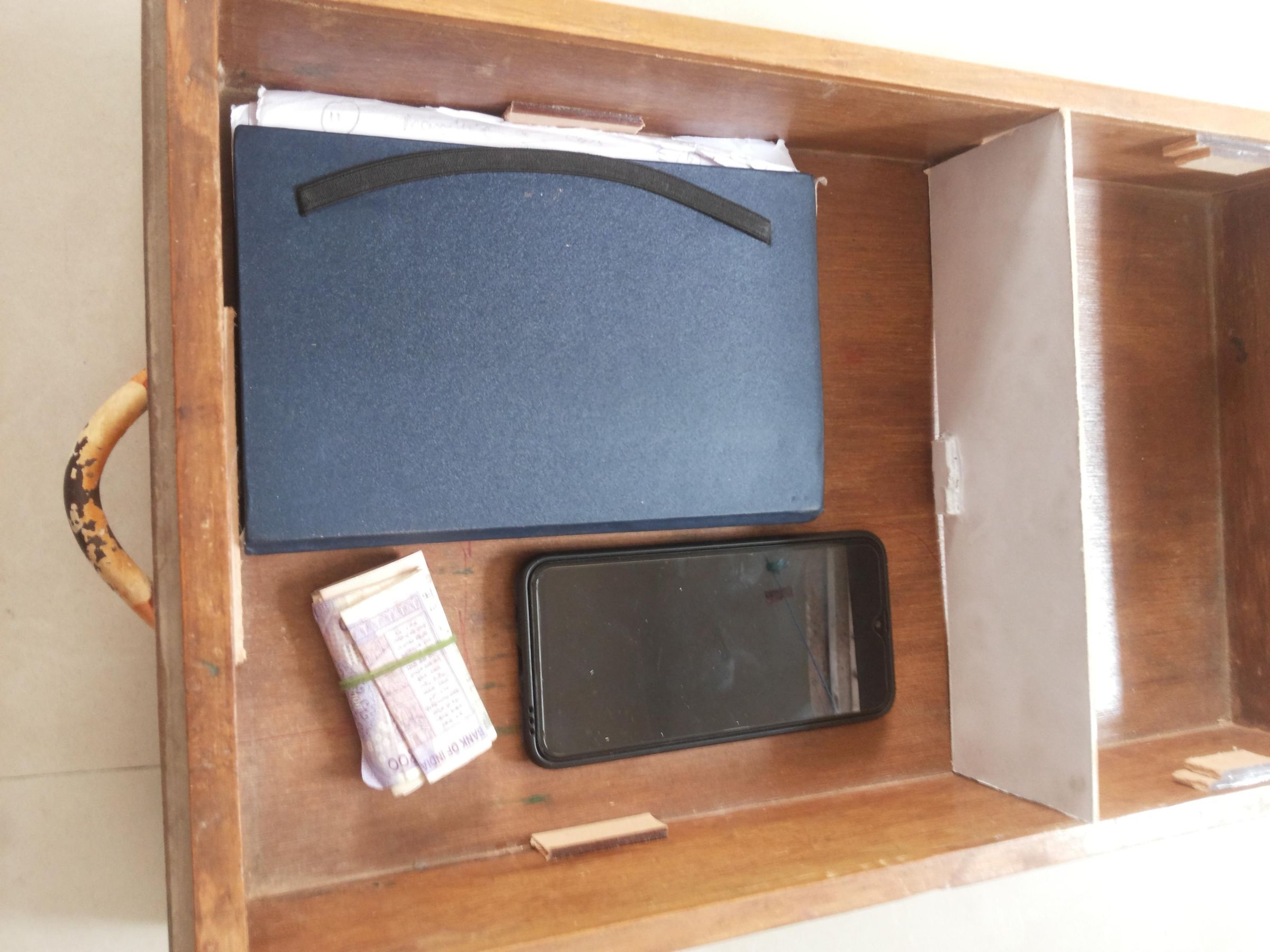 Secret Compartment in Drawer : 4 Steps - Instructables