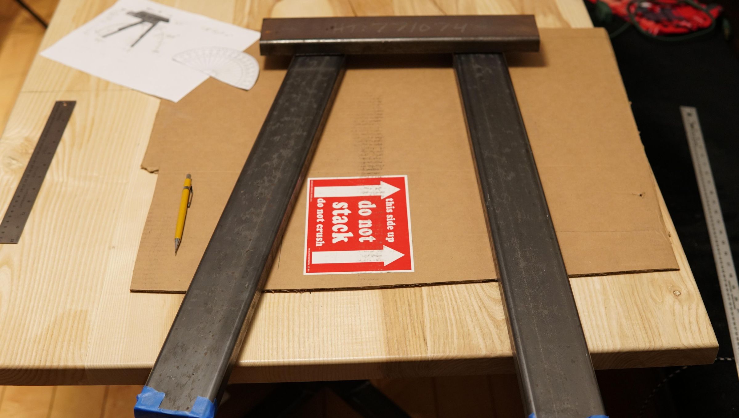 How to Make a Live Edge Desk : 5 Steps (with Pictures) - Instructables