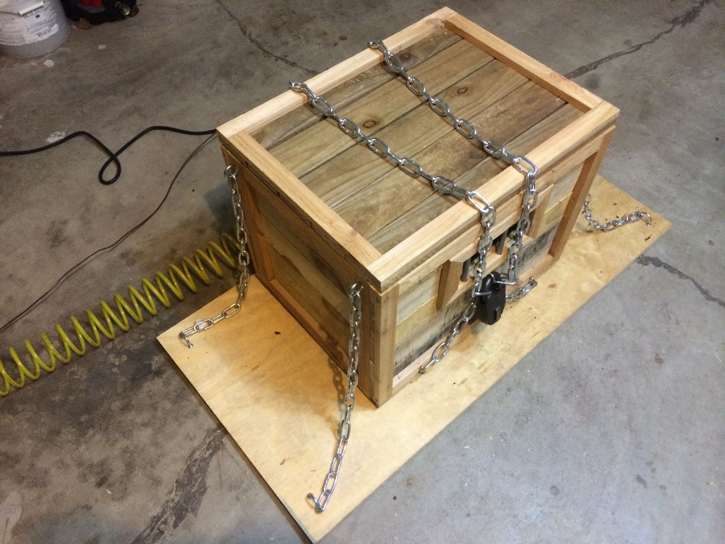 Monster-In-A-Box Halloween Prop (Part 2, the Guts) : 9 Steps (with ...