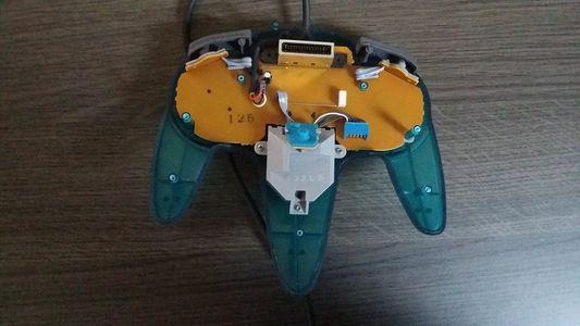 How to Disassemble/reassemble a Nintendo 64 Controller... : 5 Steps ...