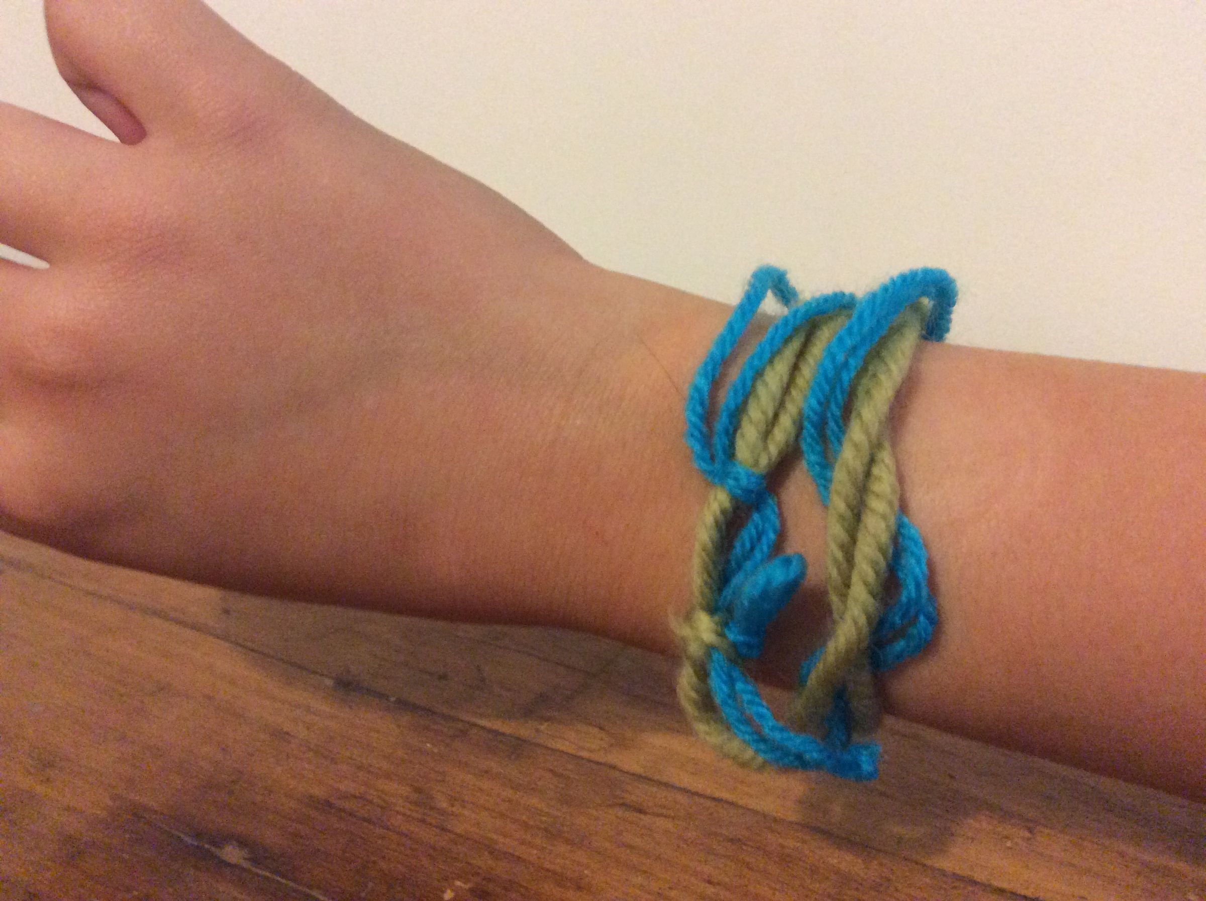 Easy Wool Bracelet : 3 Steps - Instructables