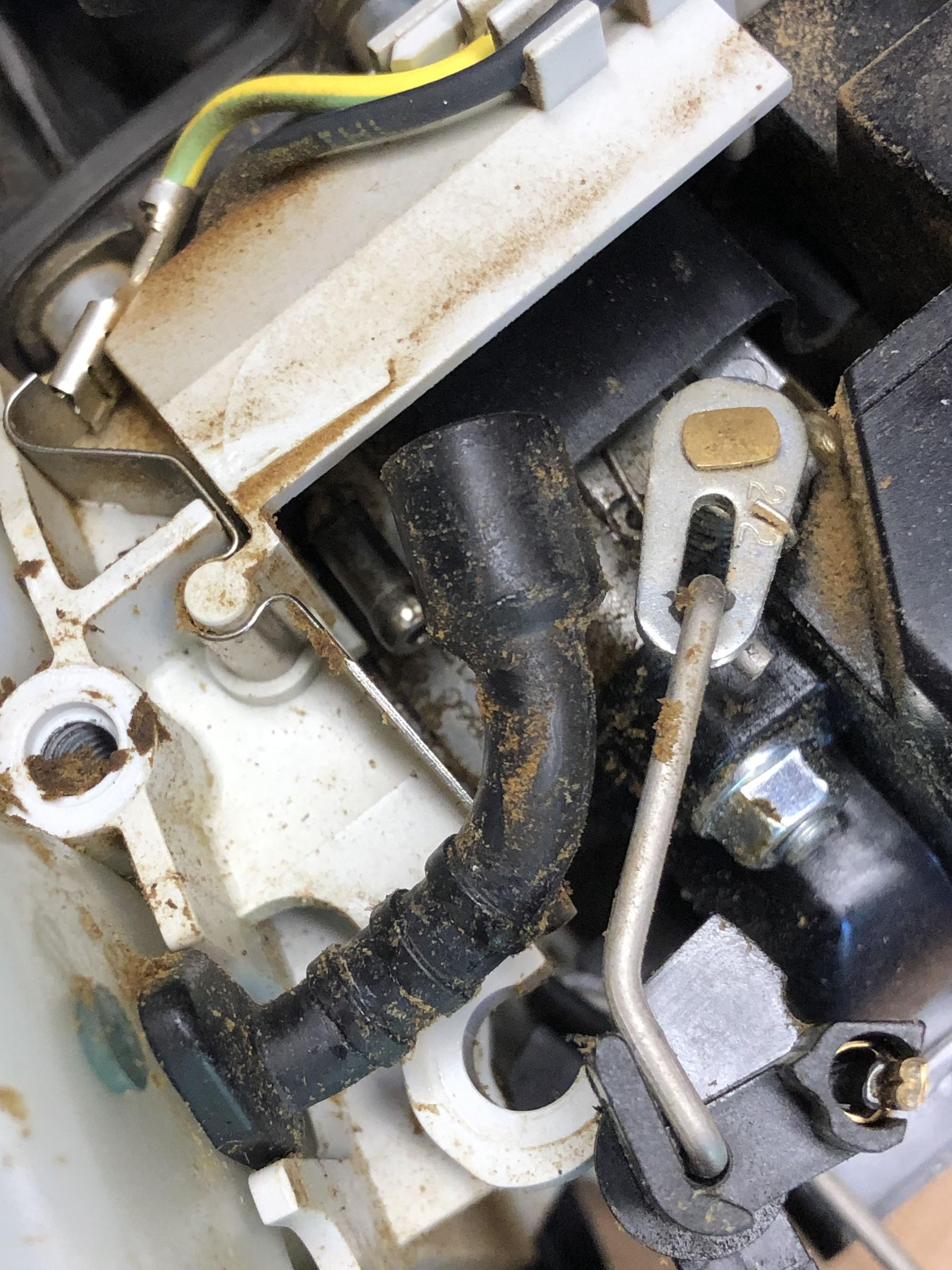 Stihl MS180 Chainsaw Fuel Line and Filter Replacement : 3 Steps (with ...