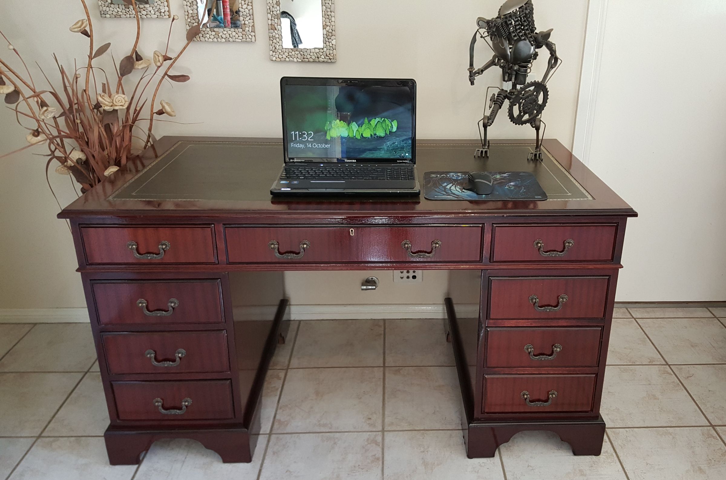 Leather Top Desk Restored : 8 Steps - Instructables