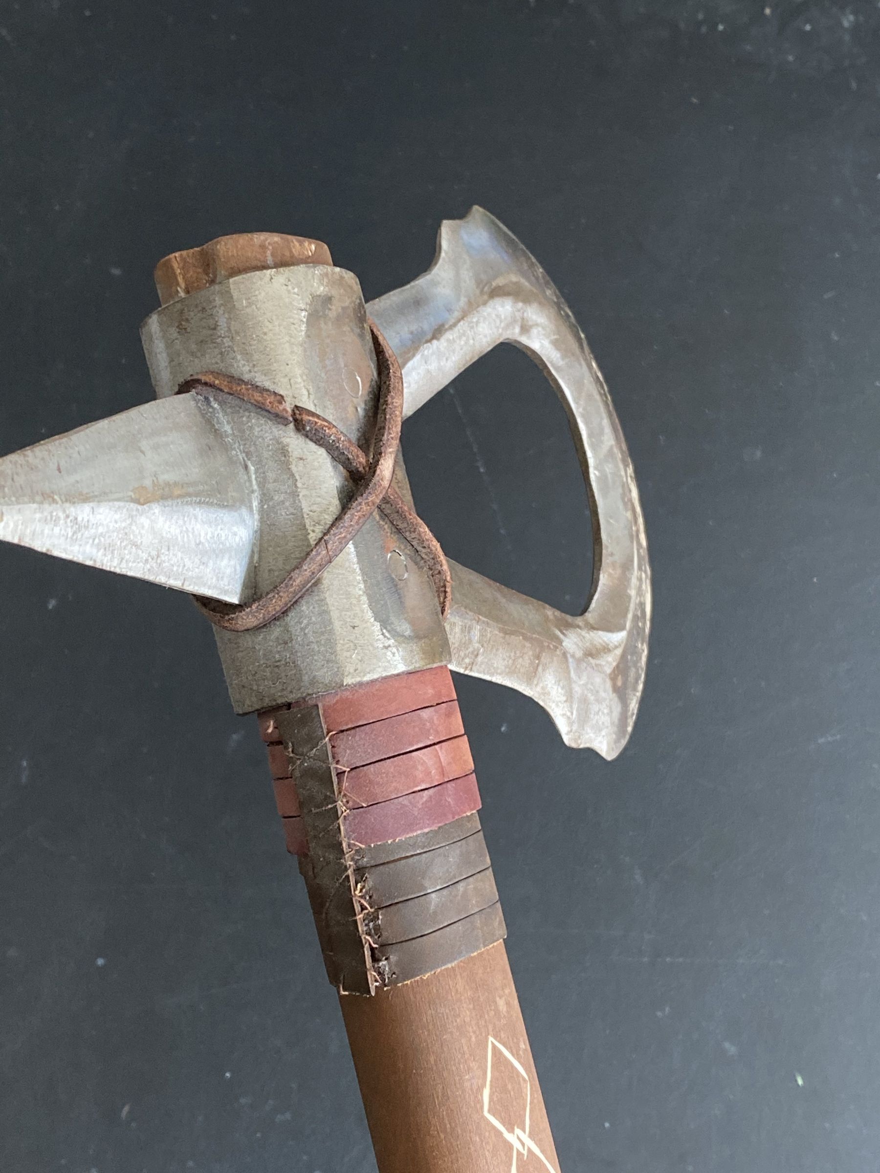 Assassins Creed 3 Tomahawk : 7 Steps - Instructables