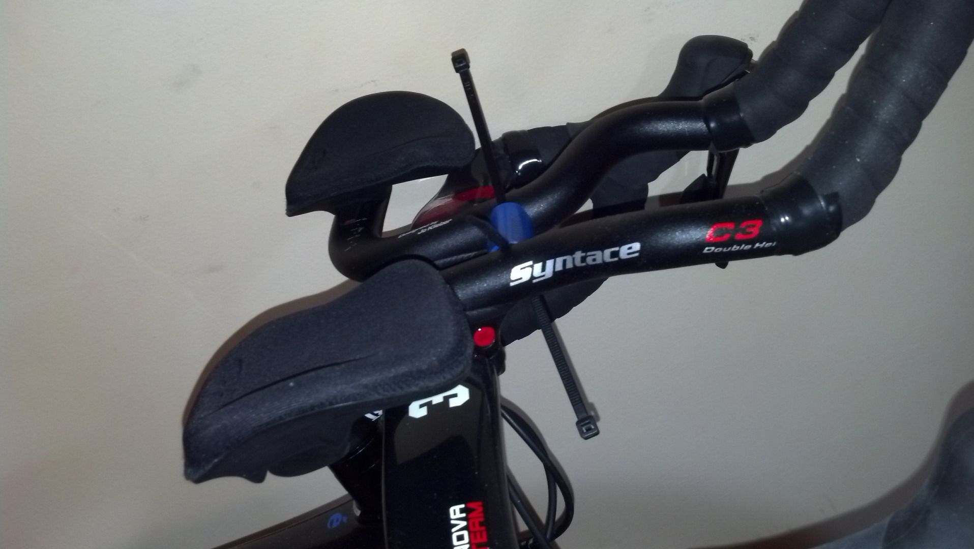 DIY Tri-bar Computer Mount : 7 Steps - Instructables