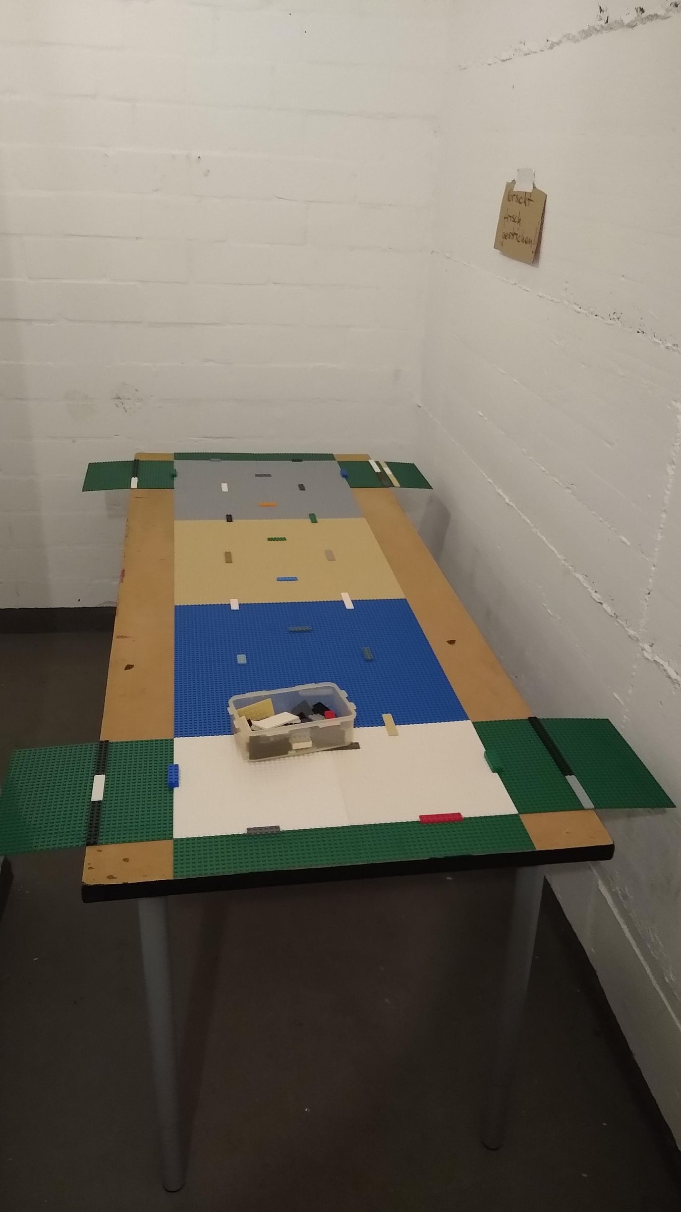 Lego Play Table (with Interchangeable Baseplates) - Updated : 7 Steps ...