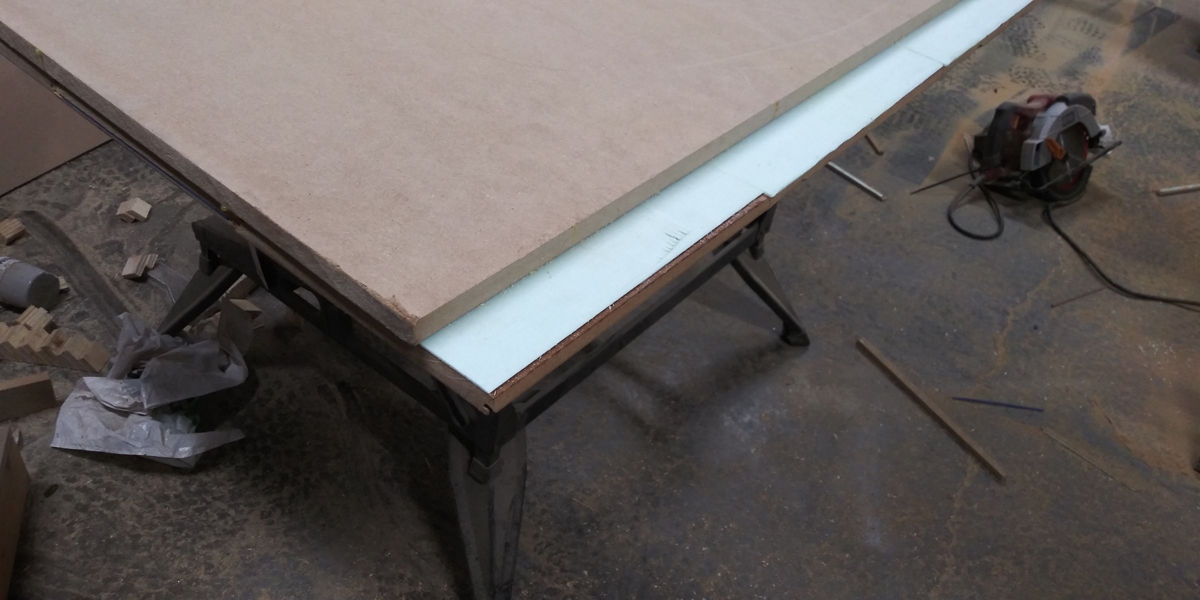 Floating Folding Desktop : 9 Steps (with Pictures) - Instructables