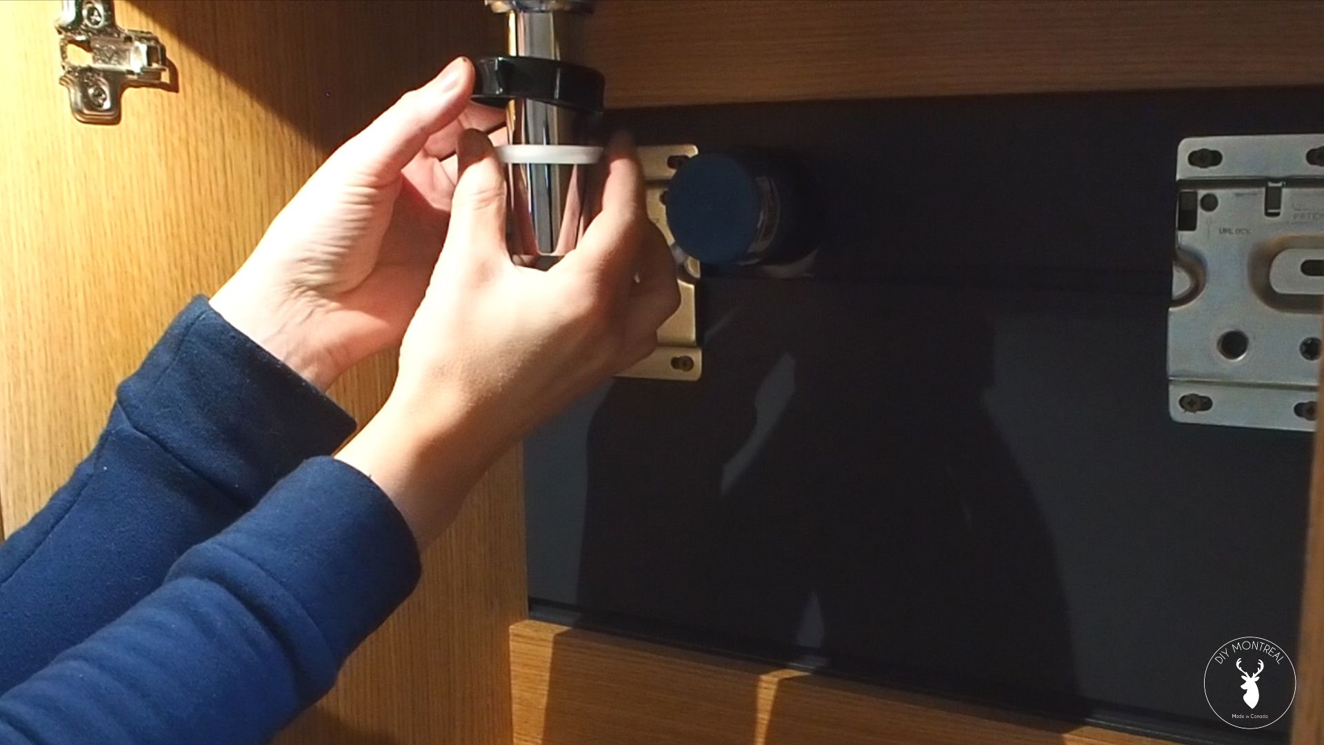 How to Install a Bathroom Sink Drain : 4 Steps (with Pictures ...