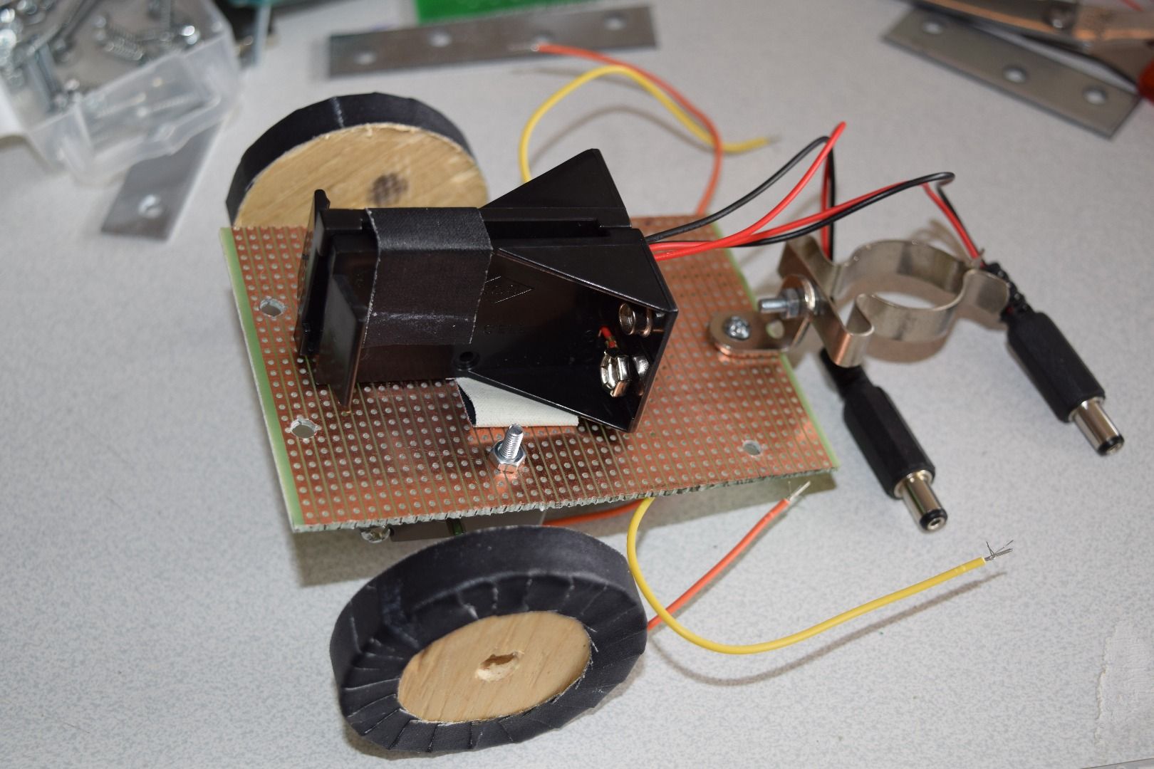 How to Make an Artbot: Colour Sensing, Drawing Arduino Robots Making ...