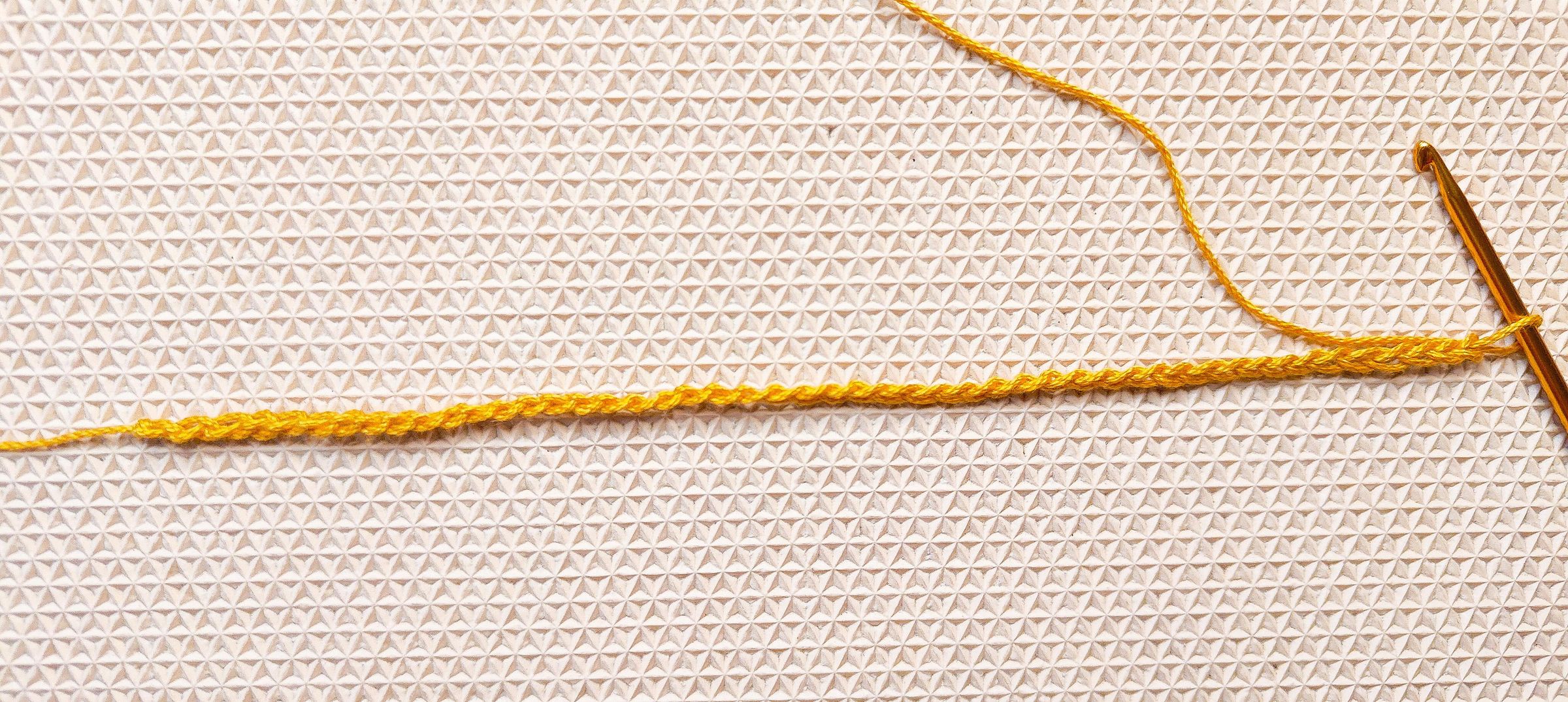 Two Row Repeat Easy Crochet Table Runner : 7 Steps (with Pictures ...