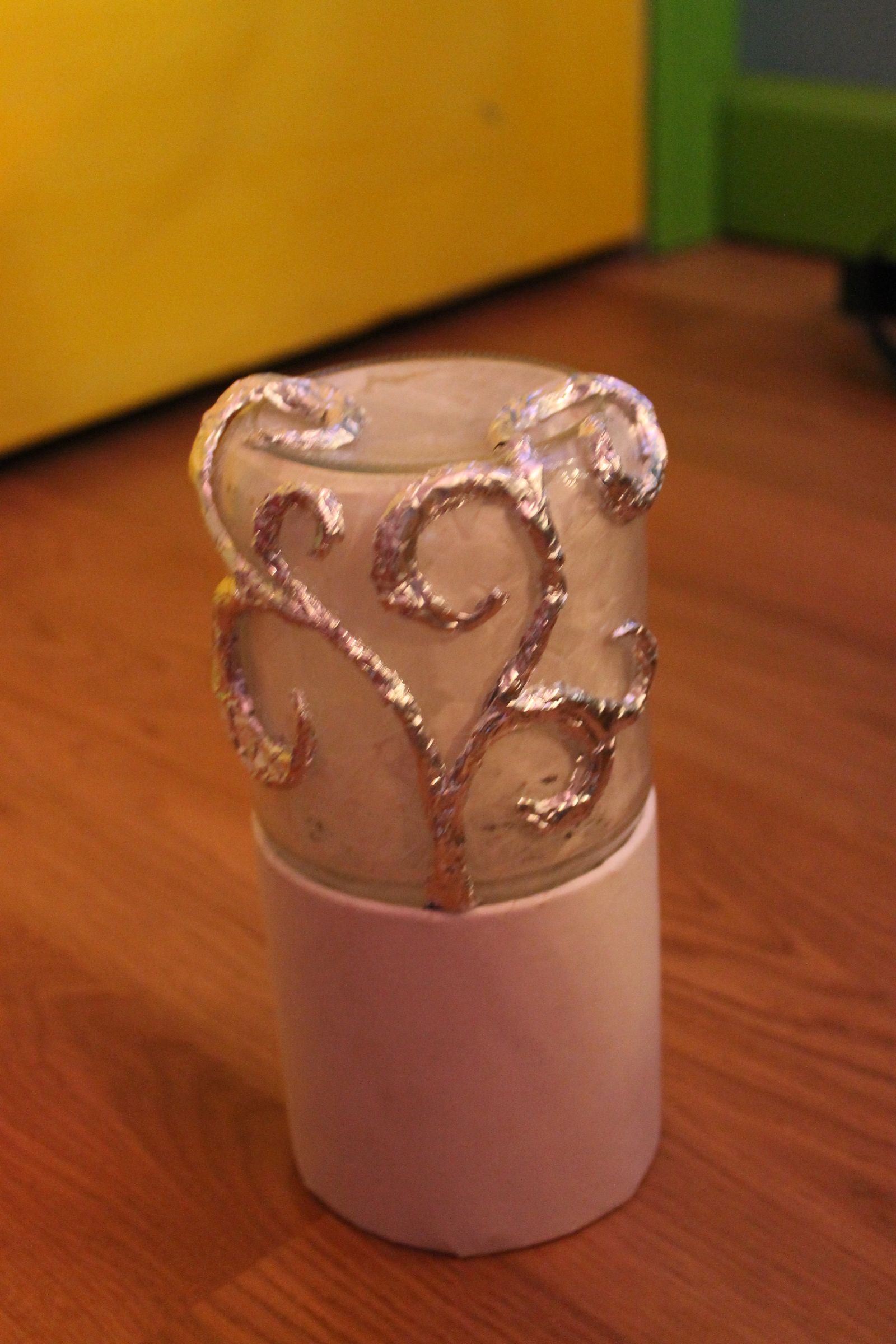 Magic Light (Capacitance Sensor, First Arduino Project) : 3 Steps - Instructables