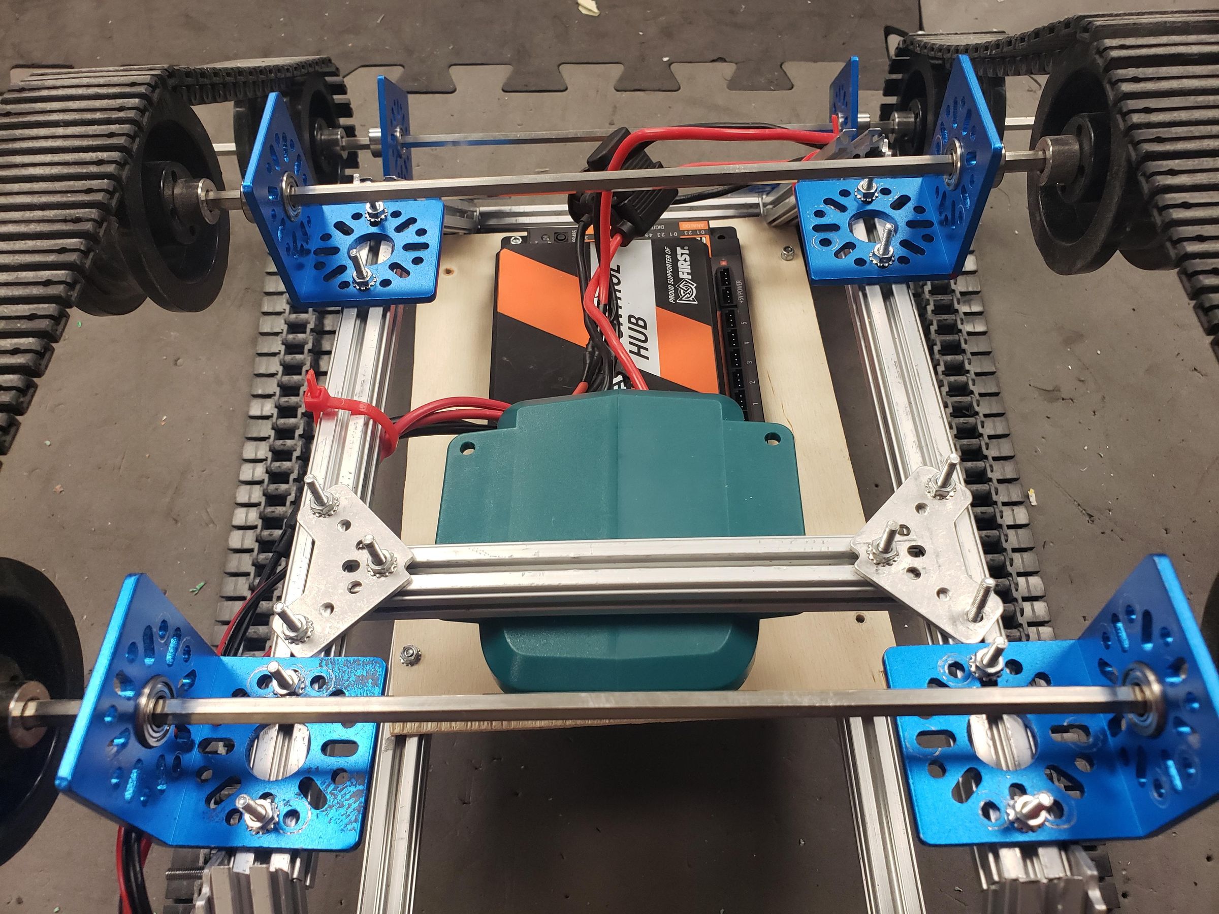 REV Robotics Duel Motor Transmission Tank (Fenduke MK.1) : 8 Steps ...