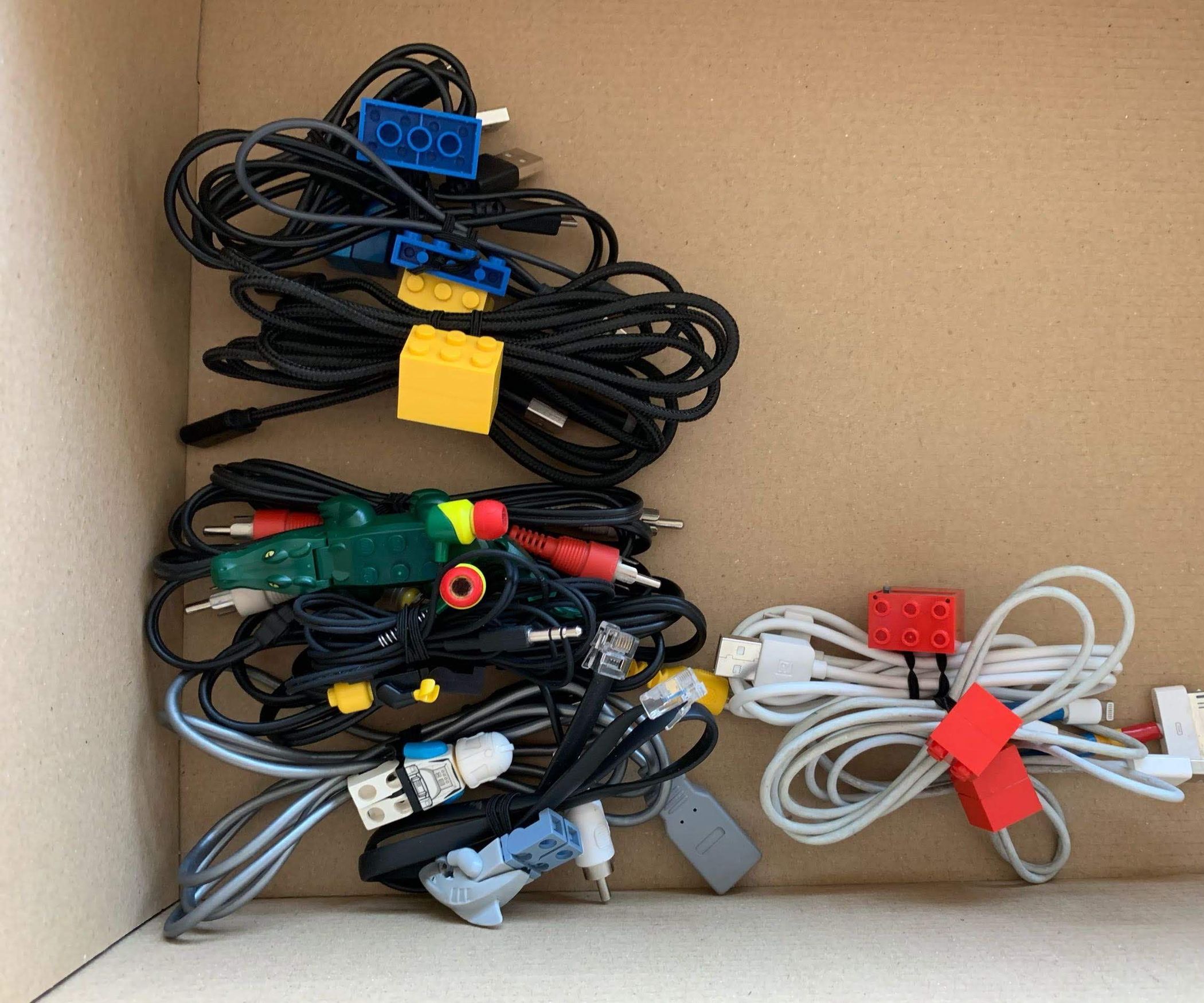 Lego Cable Organizer - the Problem and the Solution : 6 Steps (with ...