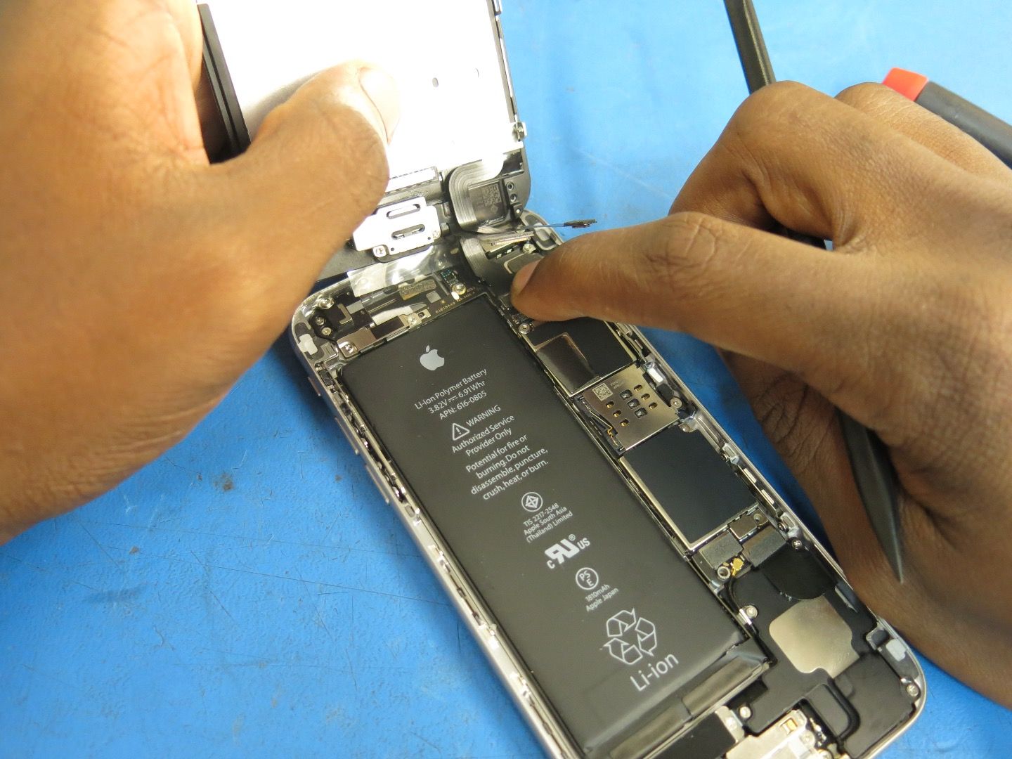 IPhone 6 Rear Camera Replacement : 18 Steps - Instructables