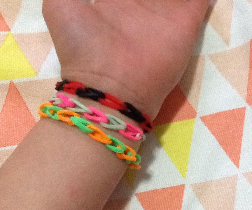 Rainbow Loom ~ Single Pattern (Learn Two Ways!) : 18 Steps - Instructables