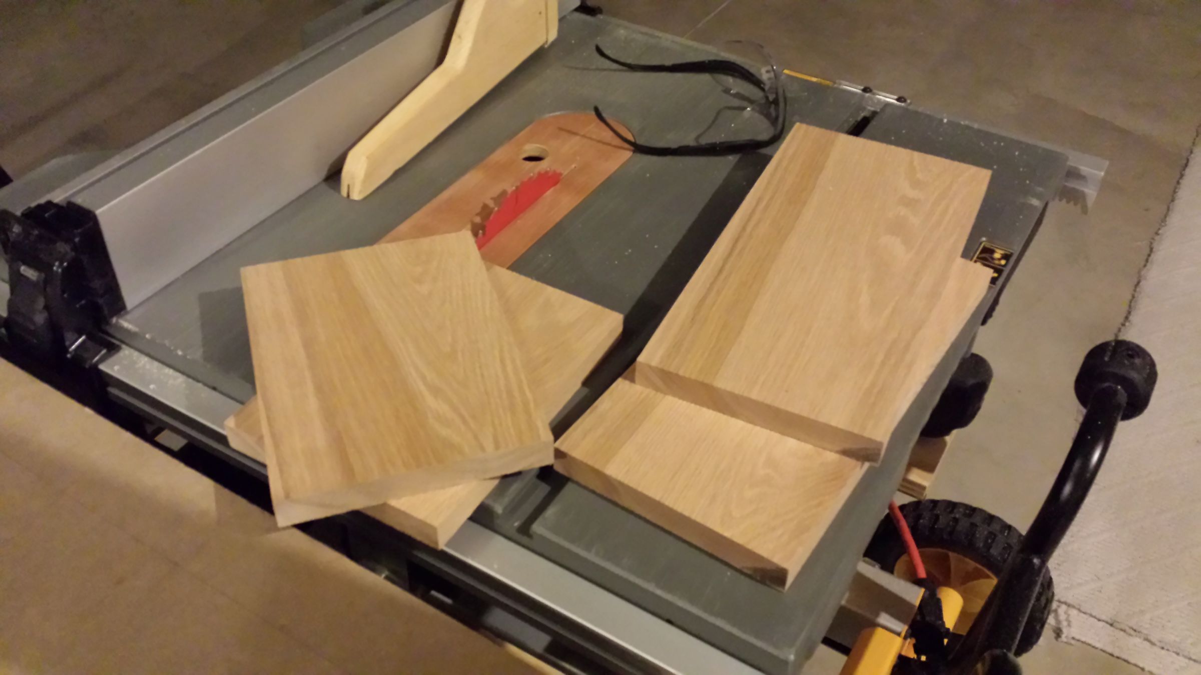 Making Modular DVD Storage Towers : 4 Steps (with Pictures) - Instructables