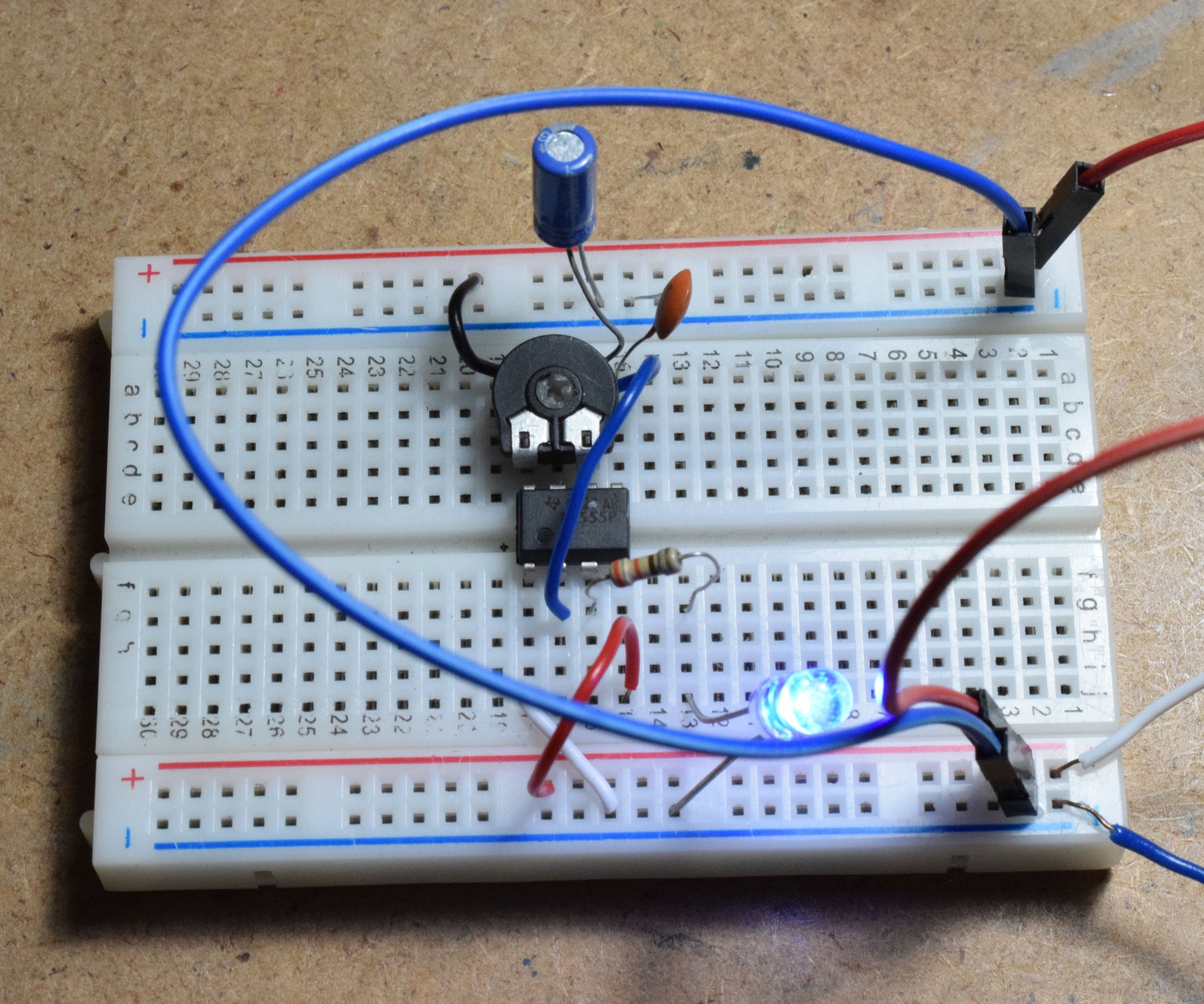 LED Blinker and PWM Oscillator Using 555 Timer : 3 Steps - Instructables