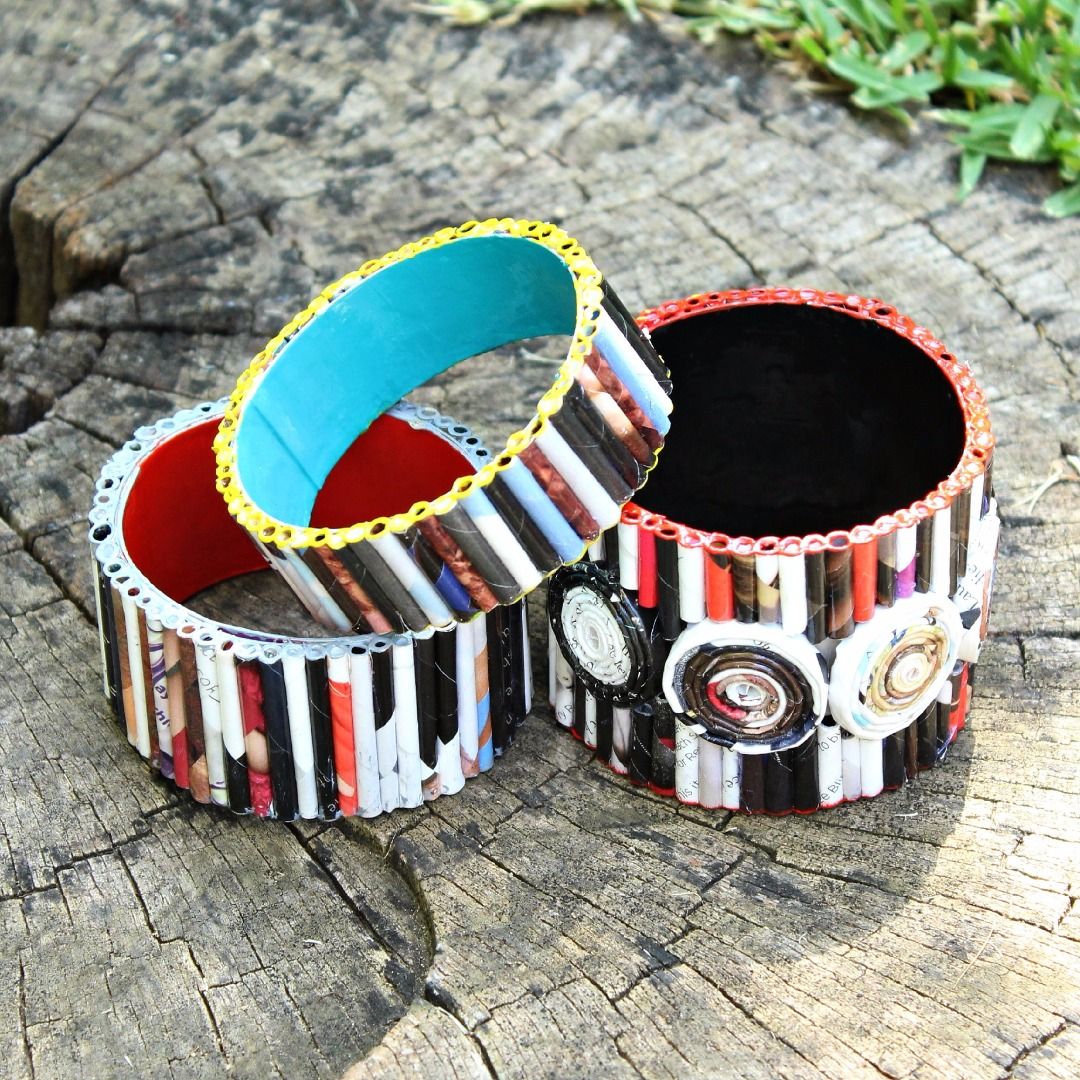 Recycled Magazine Bracelets : 5 Steps (with Pictures) - Instructables