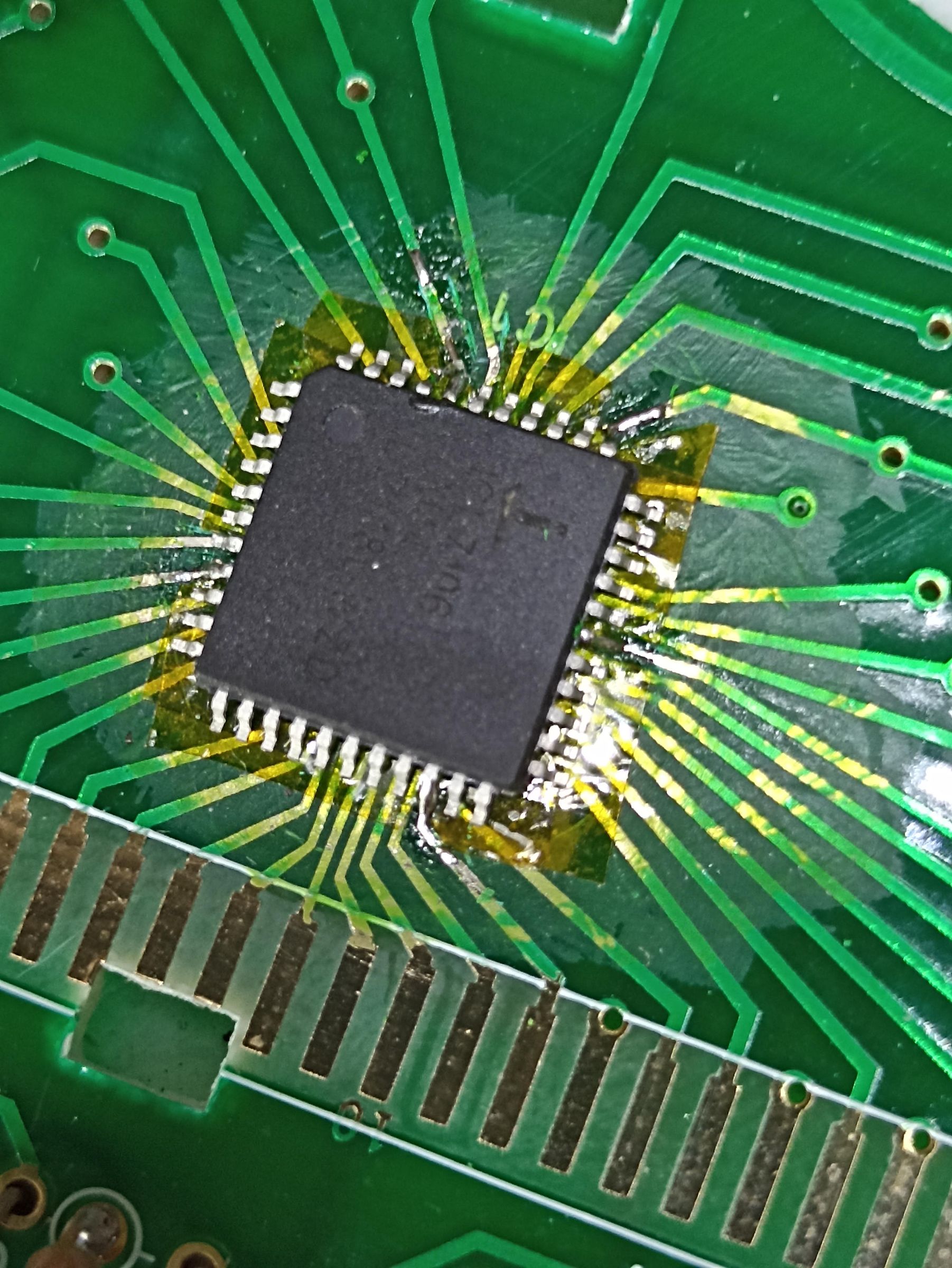 Replacing a 40 Pin COB With a 44 Pin QFP : 3 Steps (with Pictures ...