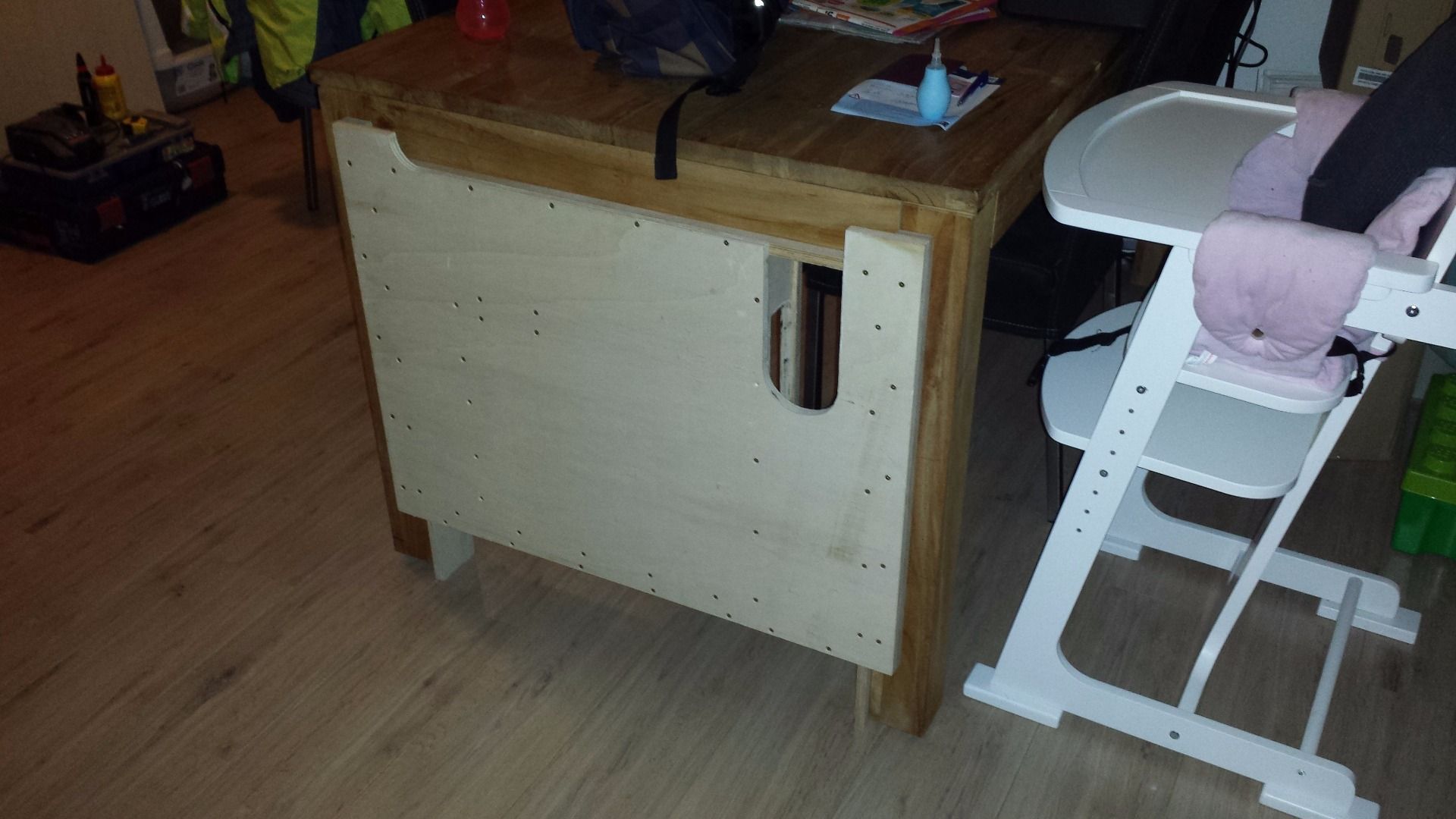 Deskdown, a Hidden Computer : 8 Steps - Instructables