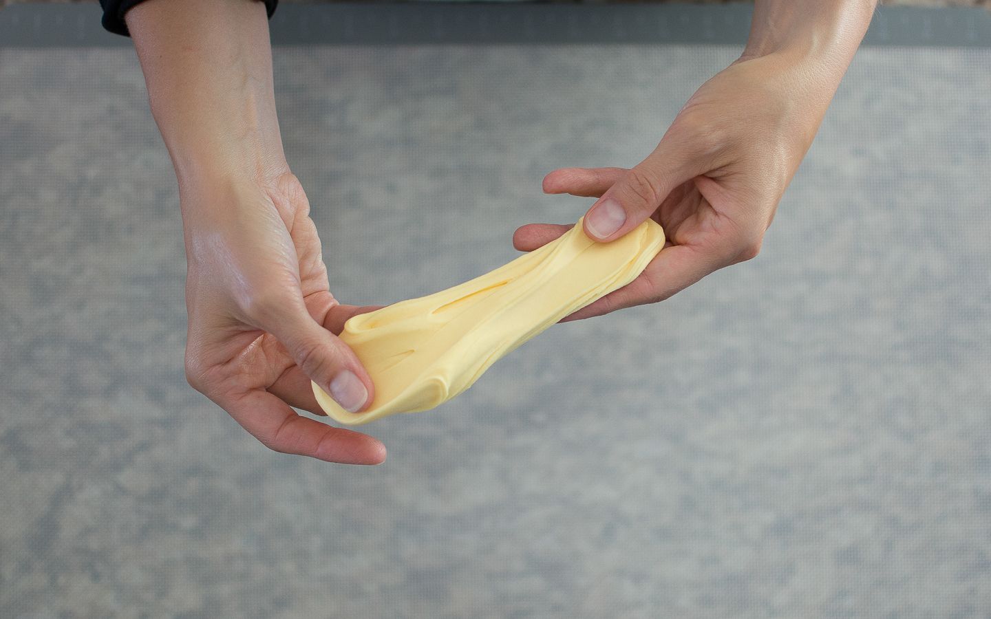 How to Add Coloring to Fondant (with Pictures) - Instructables