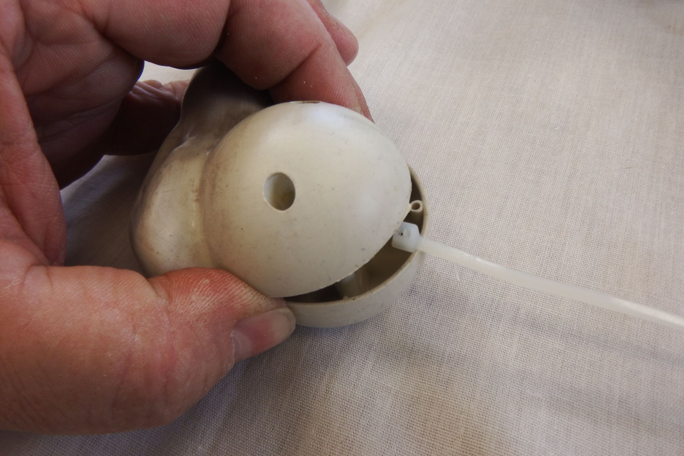 Hack and Repair Plastic Halloween Skeletons : 9 Steps - Instructables