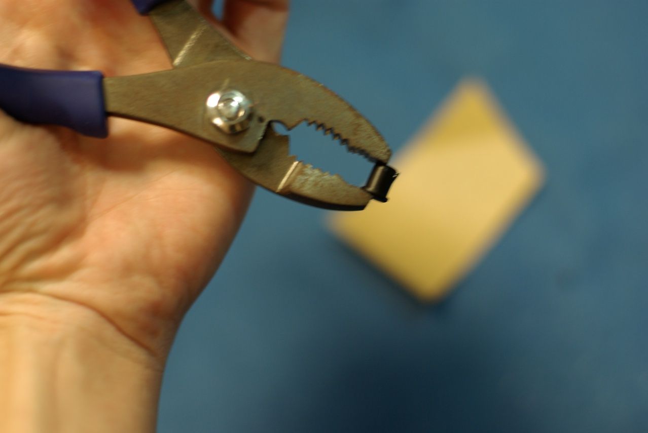 Transform a Ballpoint Pen Into a Survival Whistle Mini-pen : 19 Steps ...