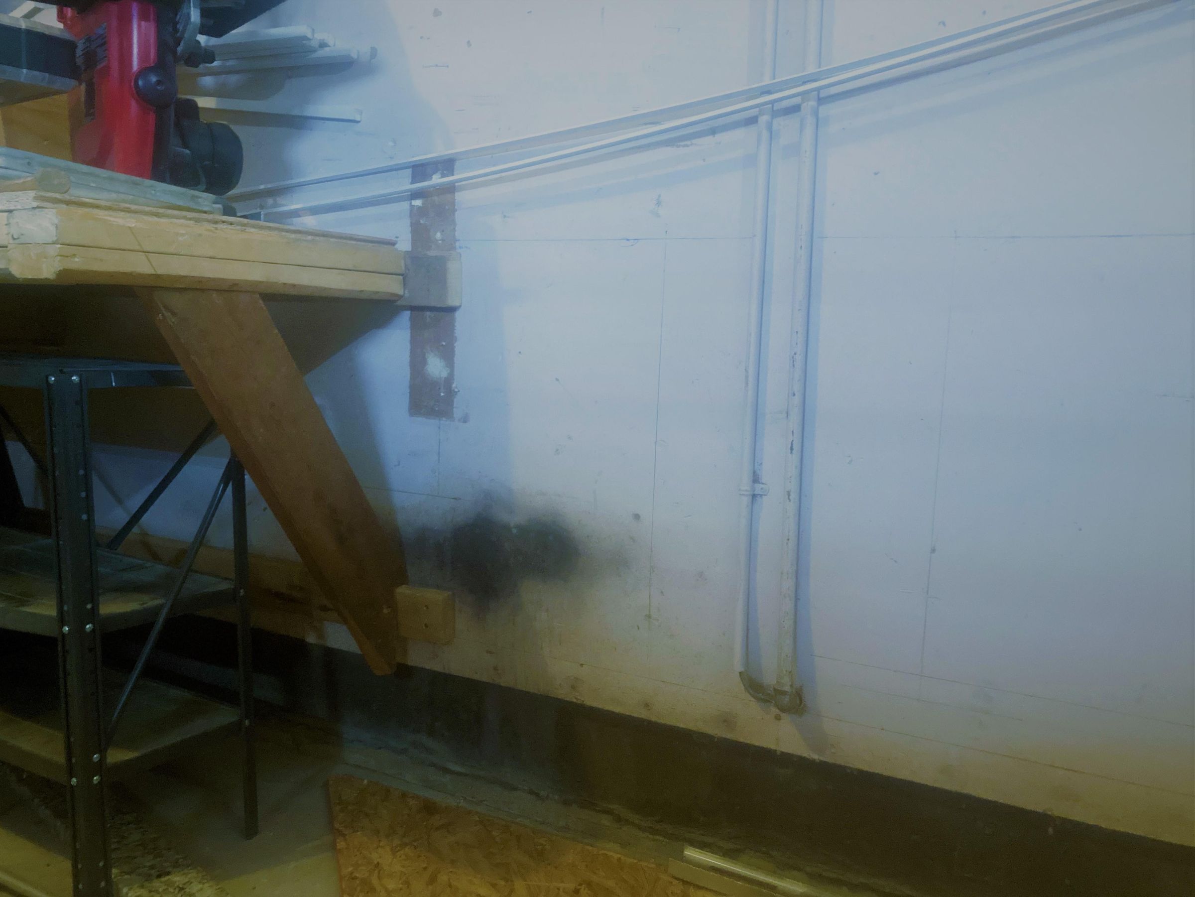 Wall Mounted Wooden Workbench: a Beginner's Project With Pictures : 6 ...