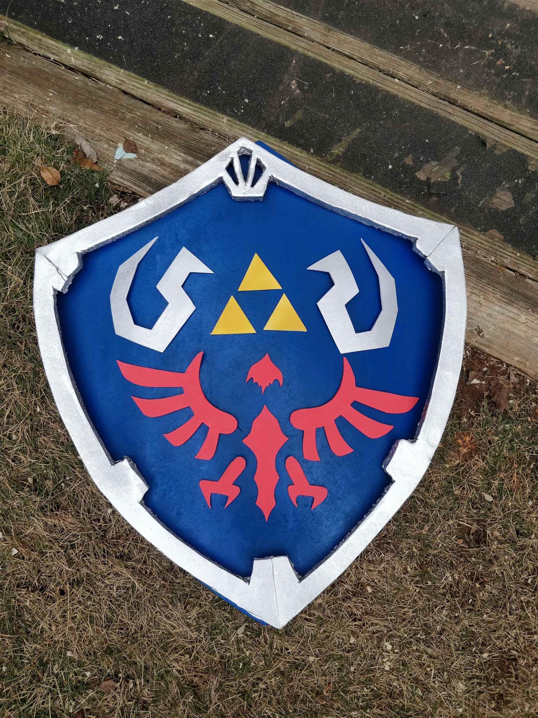 Legend of Zelda Hylian Shield : 7 Steps (with Pictures) - Instructables