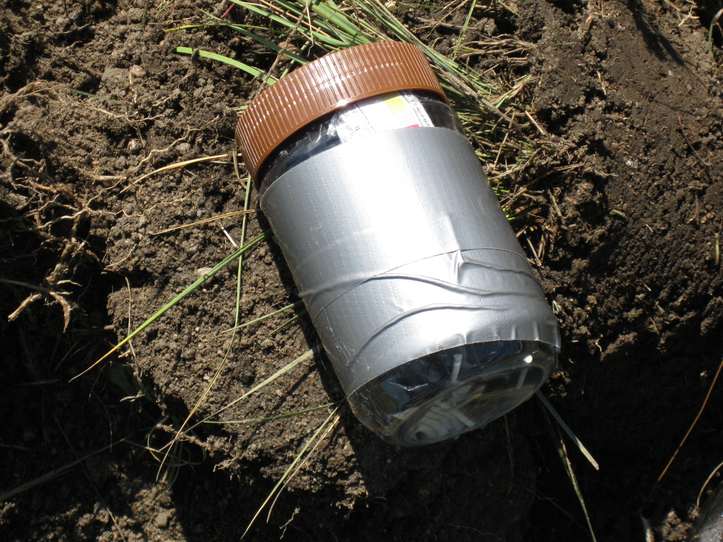 Make a Solar Still to Survive : 7 Steps (with Pictures) - Instructables