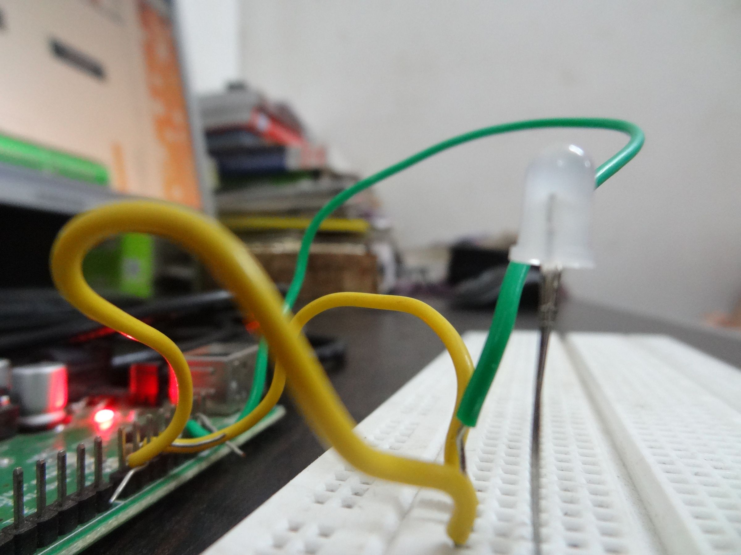 A Beginner Arduino Project: Tri Colour by a Bi Colour LED : 3 Steps ...