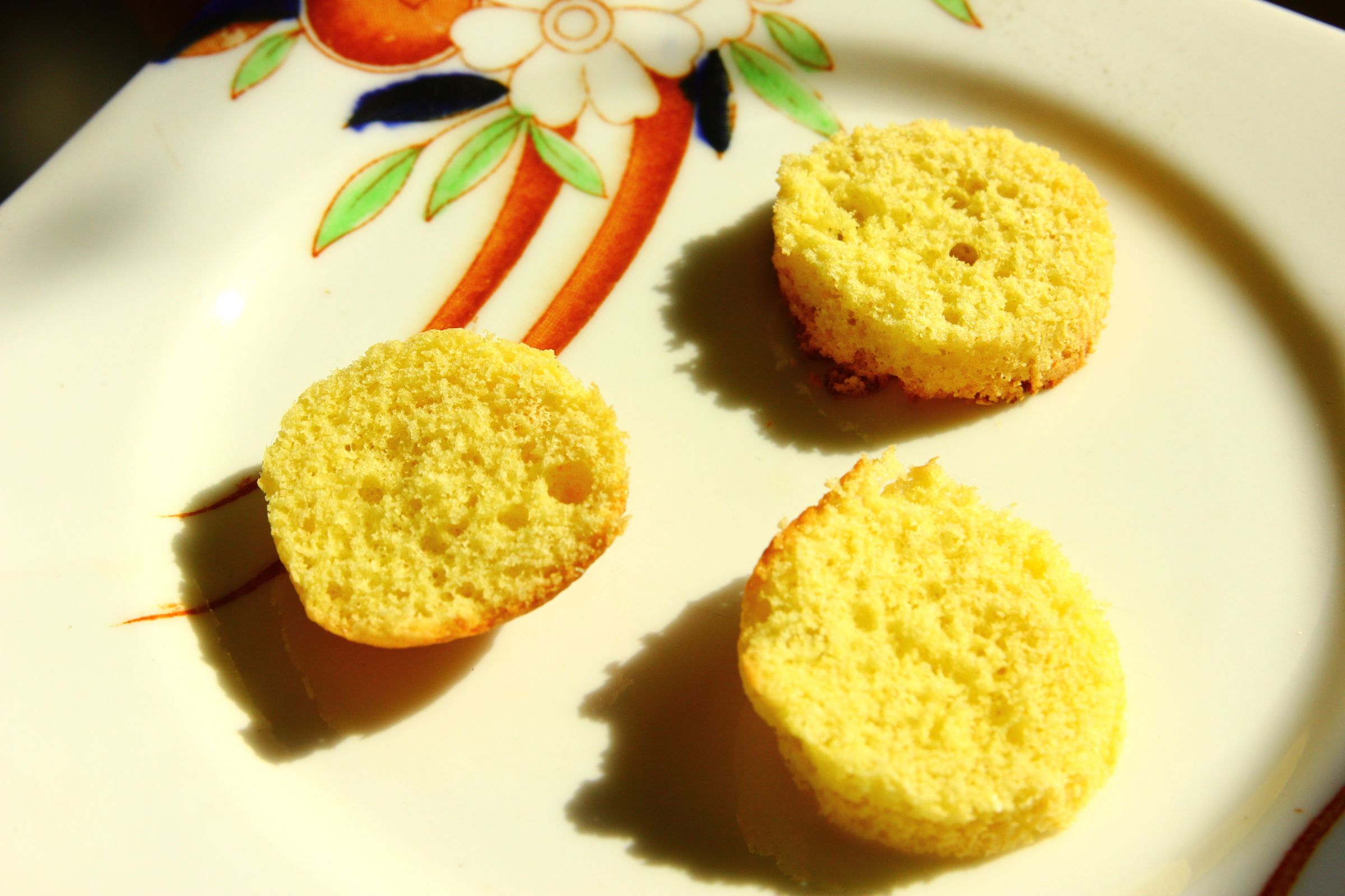 Mini Strawberry and Cream Sponge Cake Tiny Tea Time : 3 Steps ...