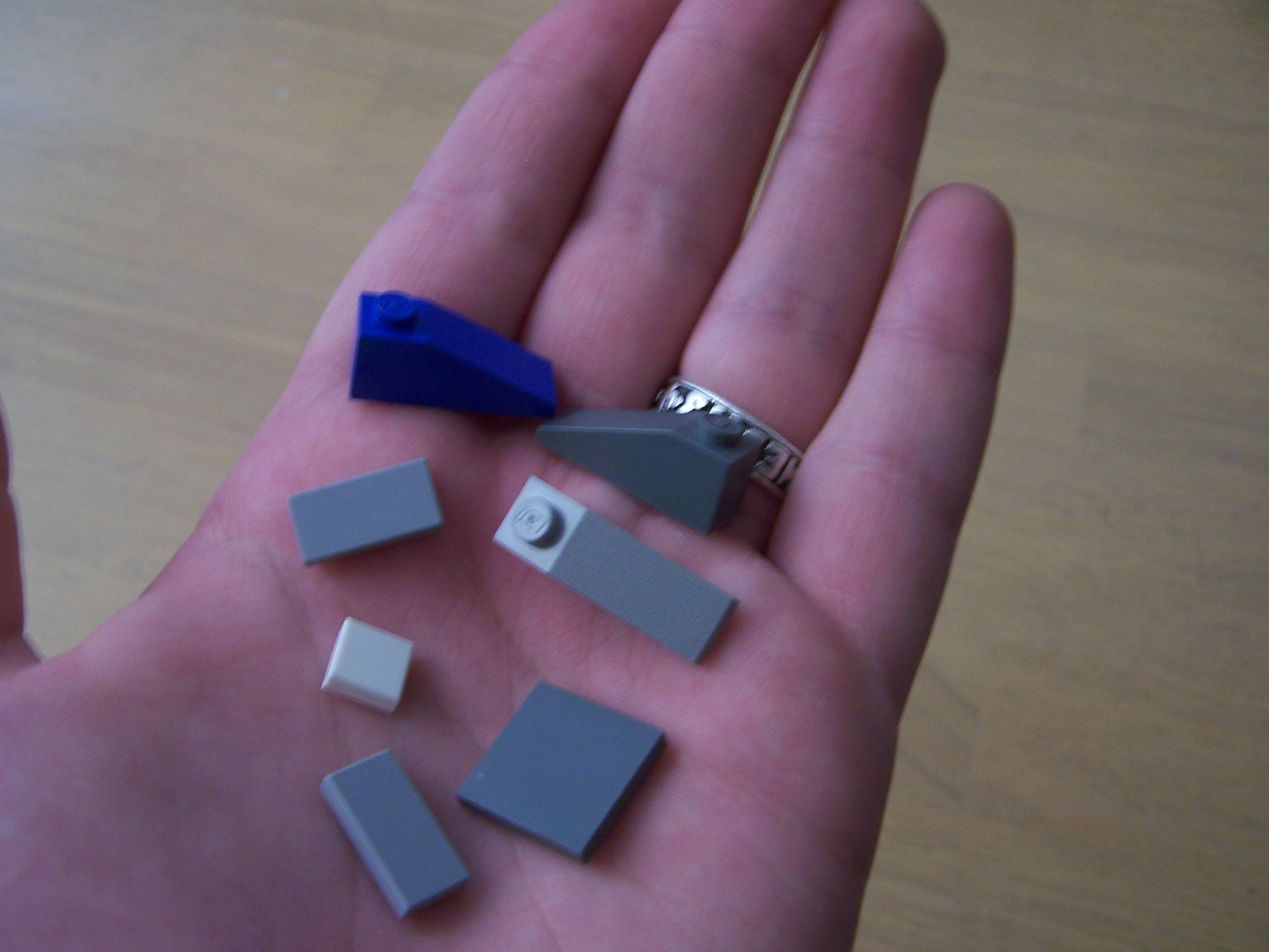 Lego IPhone Speaker Stand : 5 Steps - Instructables