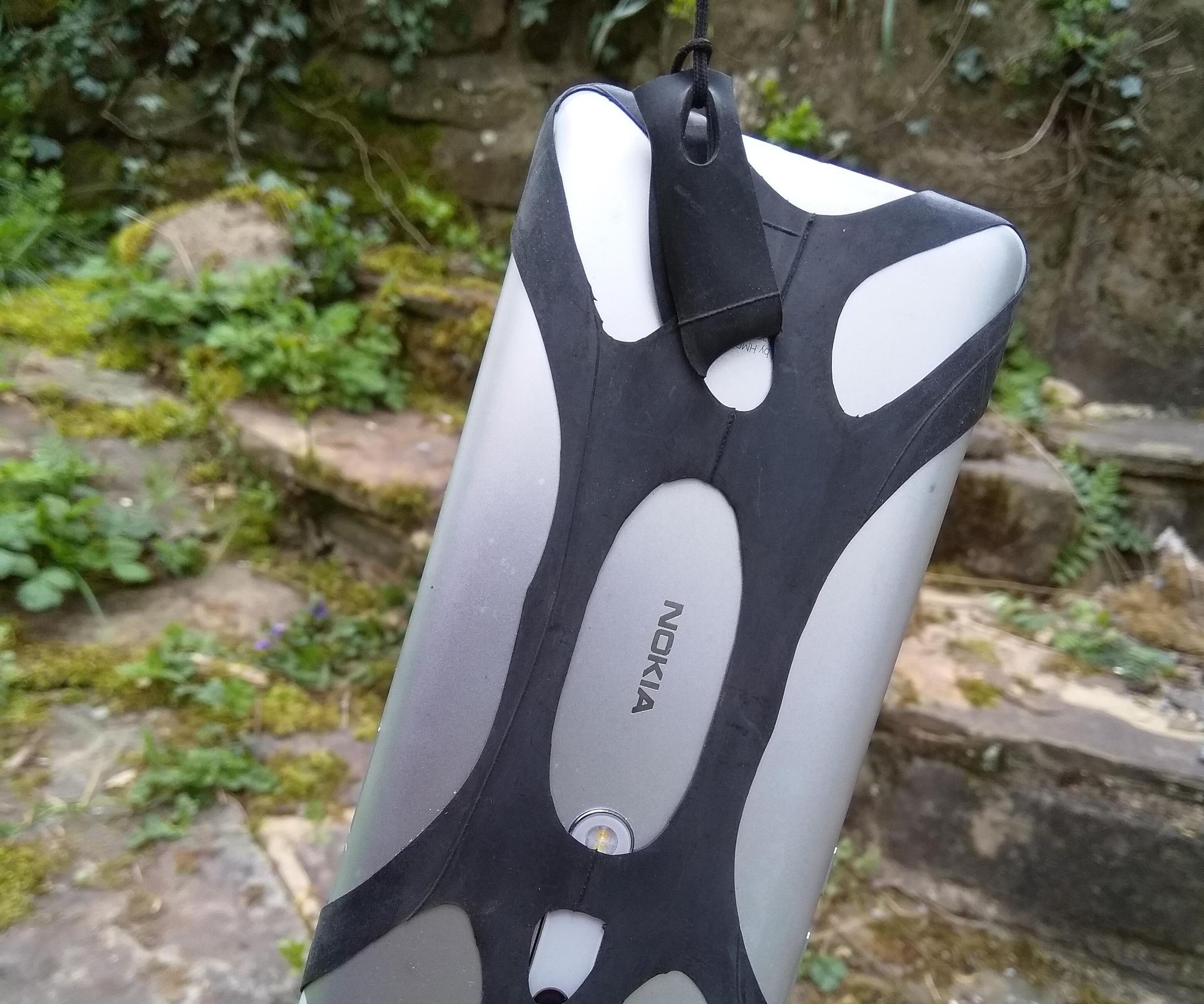 Universal Phone Harness for Free : 5 Steps (with Pictures) - Instructables