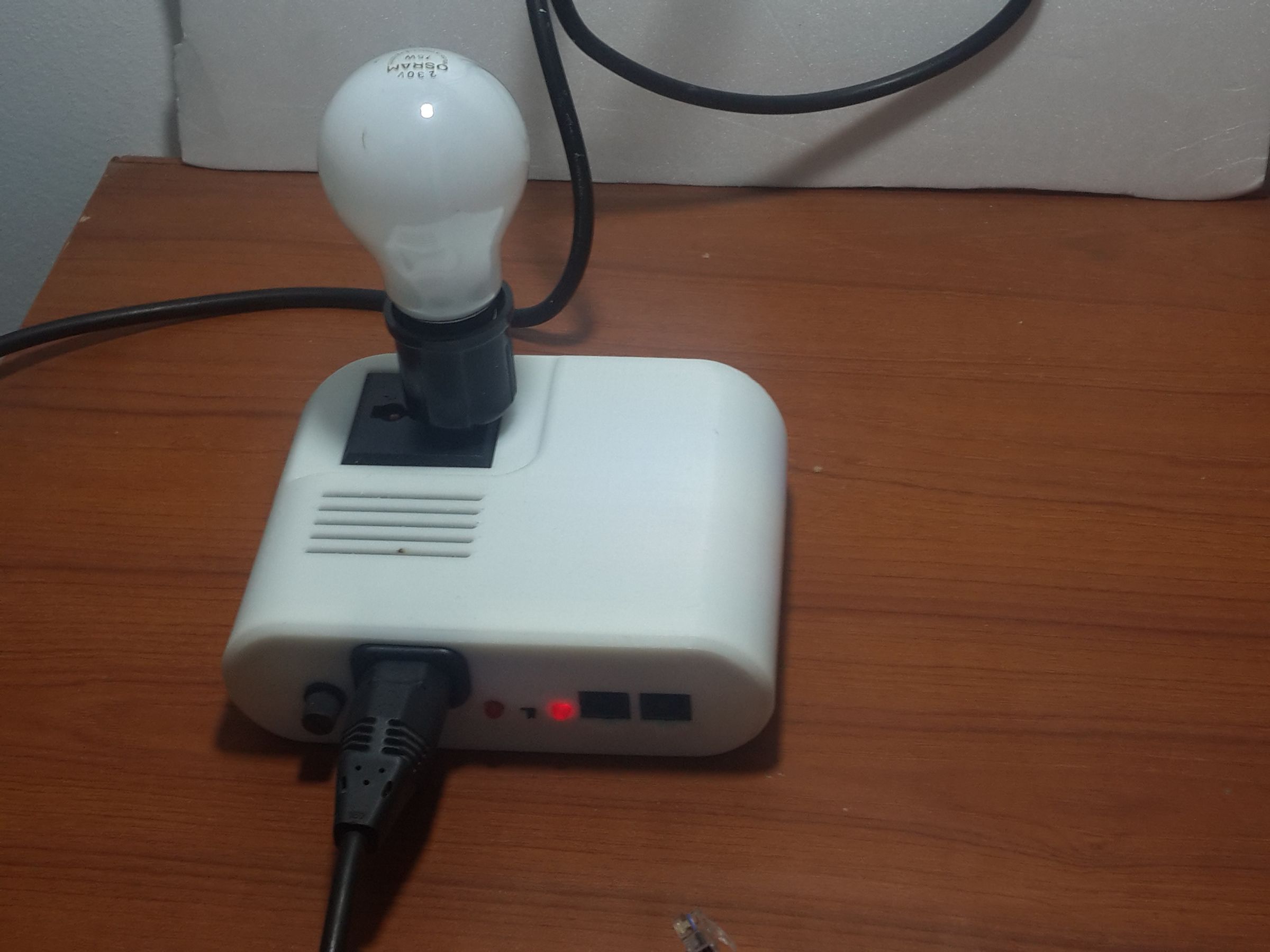 Arduino Board and PIR Motion Sensor Control AC Lamp : 4 Steps (with ...