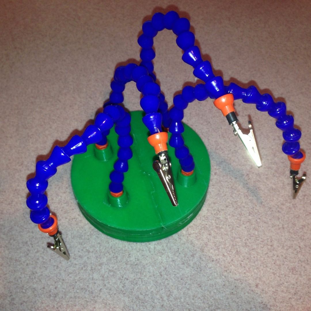 Helping Hands Soldering Tool : 5 Steps - Instructables